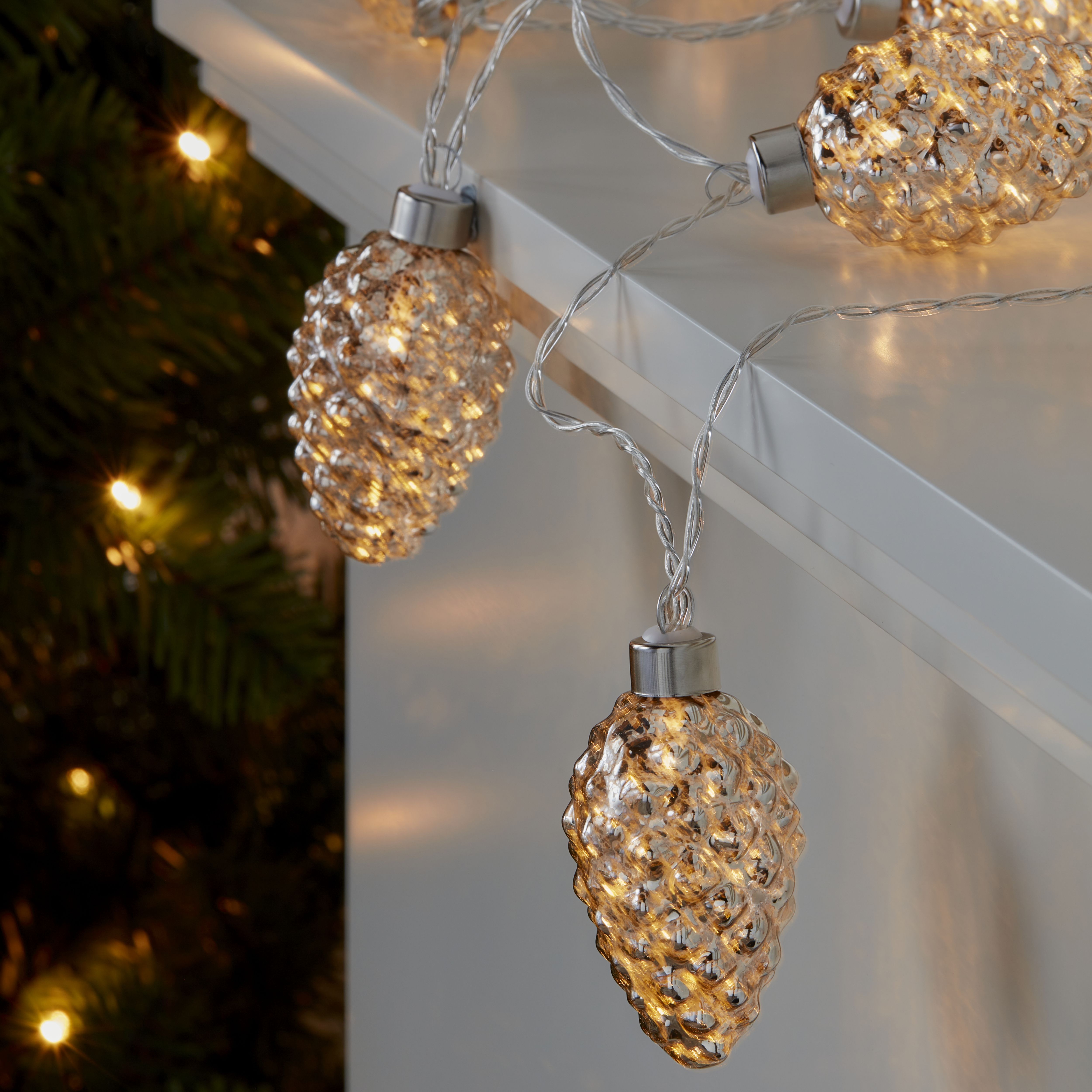 10 Warm white Pinecone LED String lights With timer function Clear cable