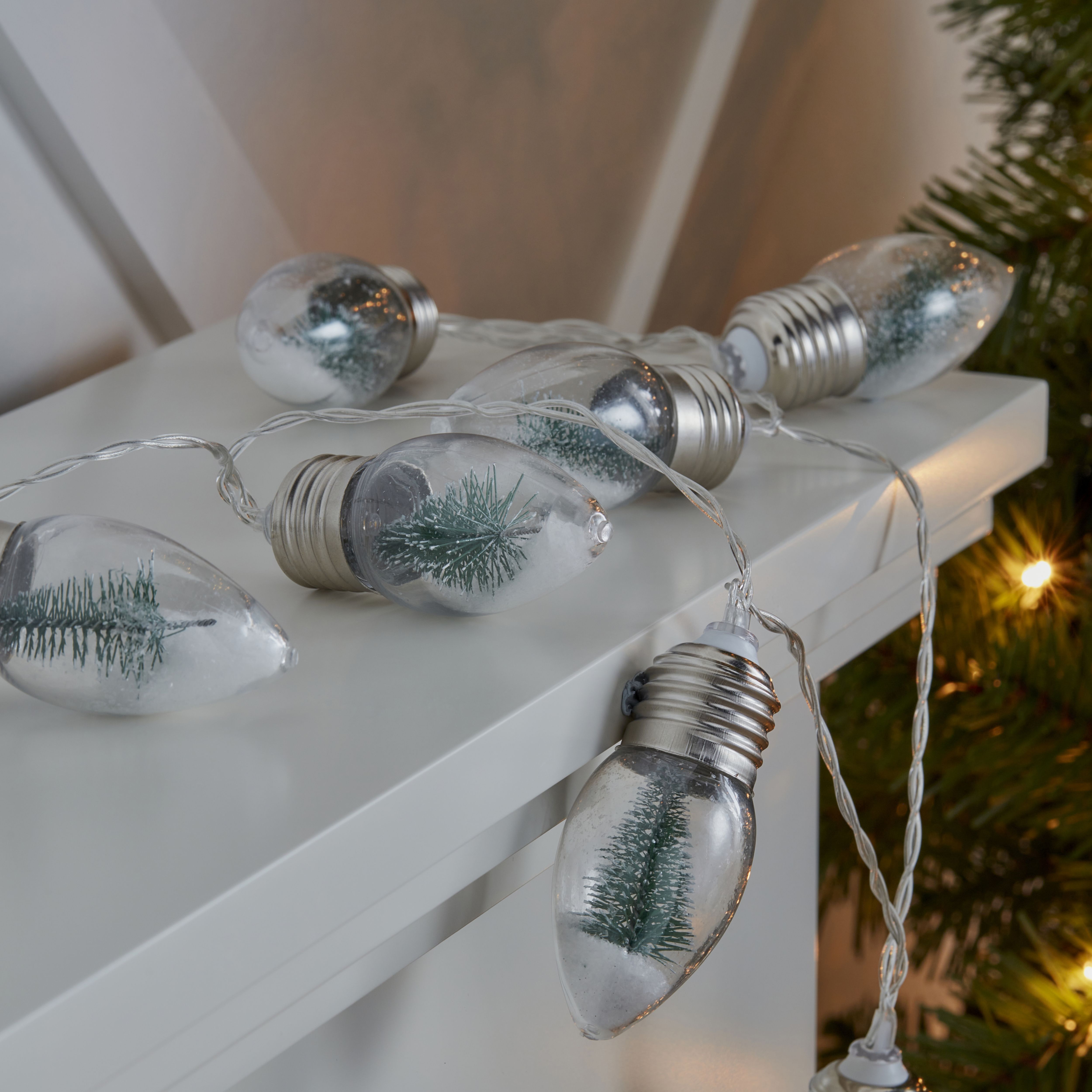 10 Warm white Snowglobe LED String lights With timer function Clear cable