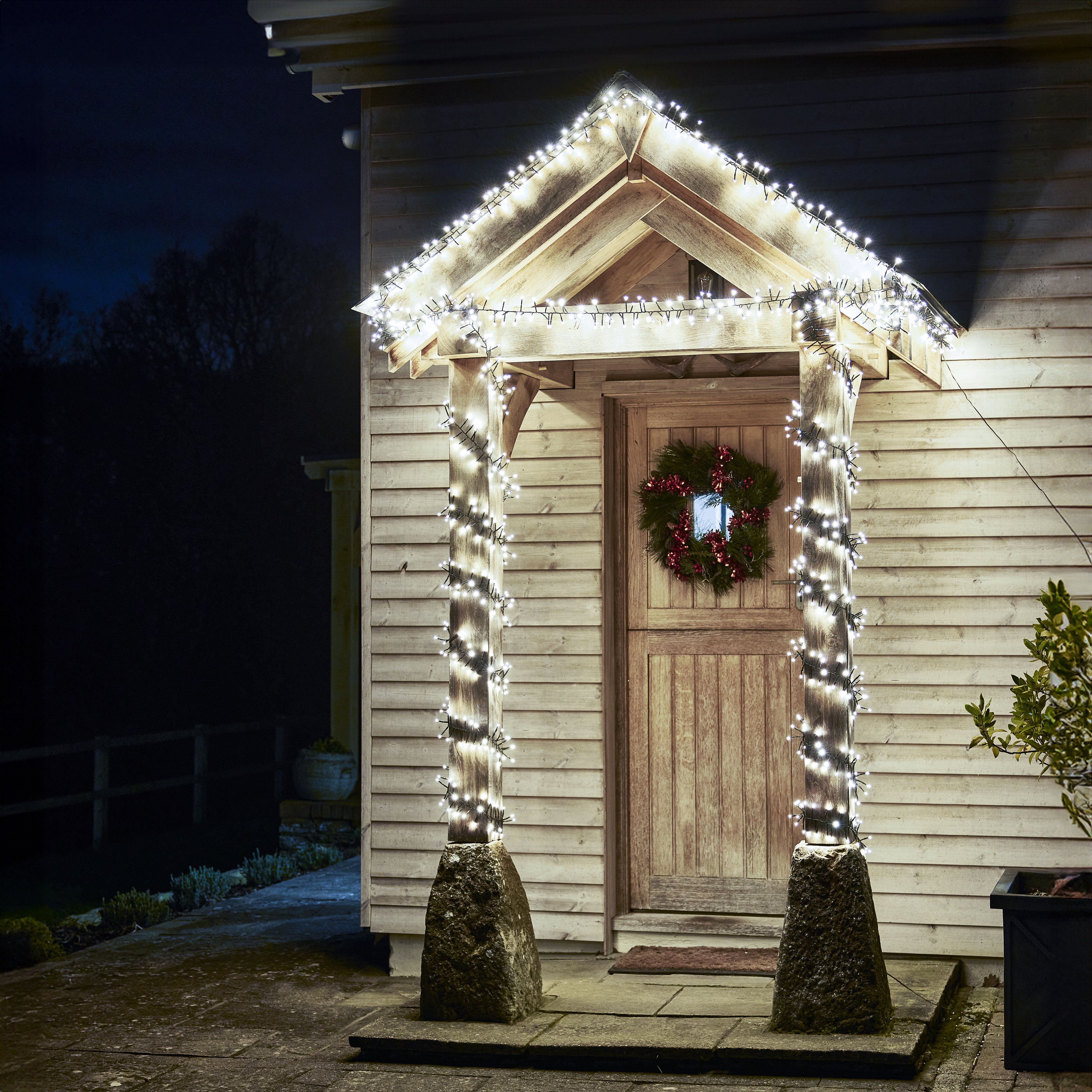 1000 Ice white Cluster LED String lights With timer function Green cable