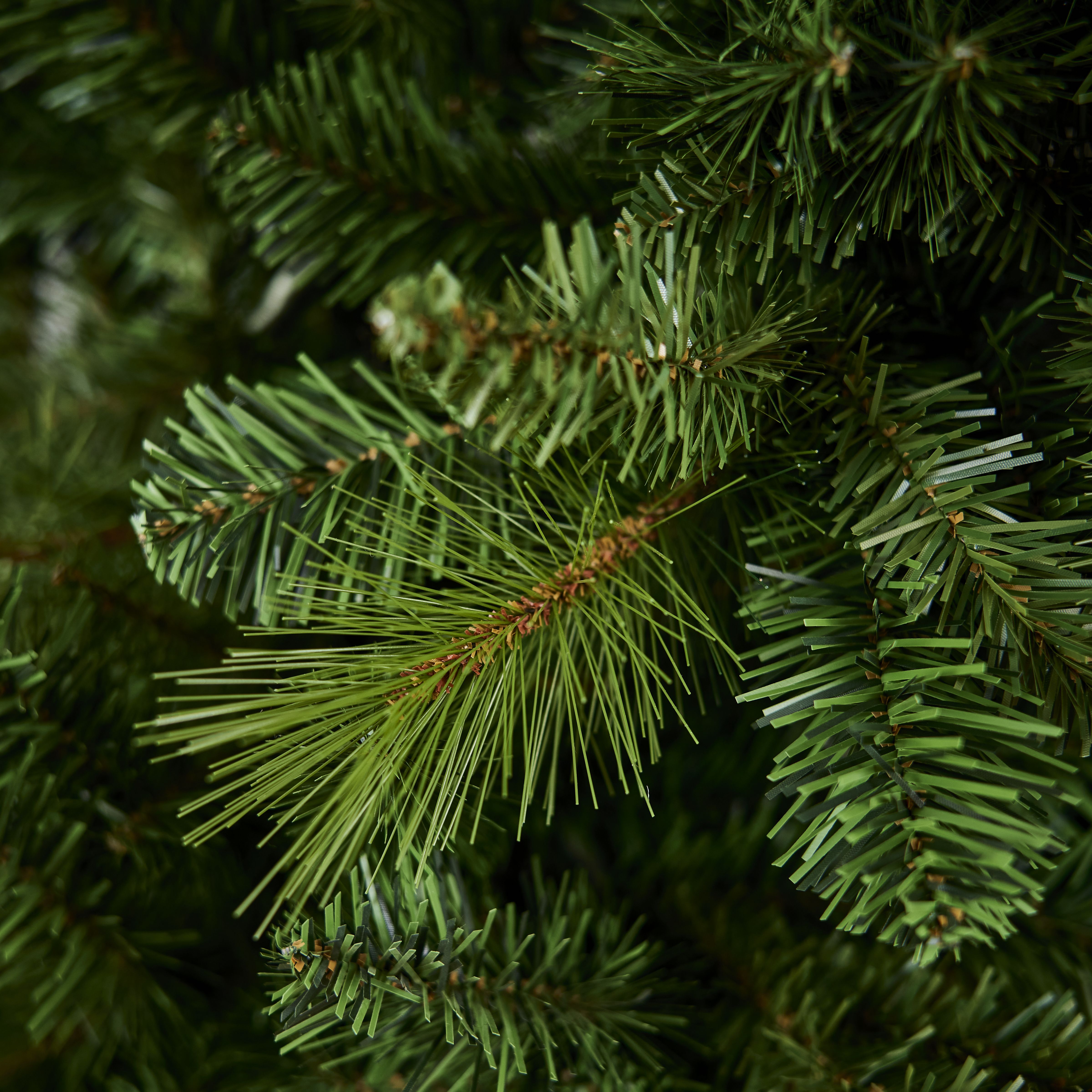 10ft Prancer Natural effect Hinged Full Artificial Christmas tree - Green