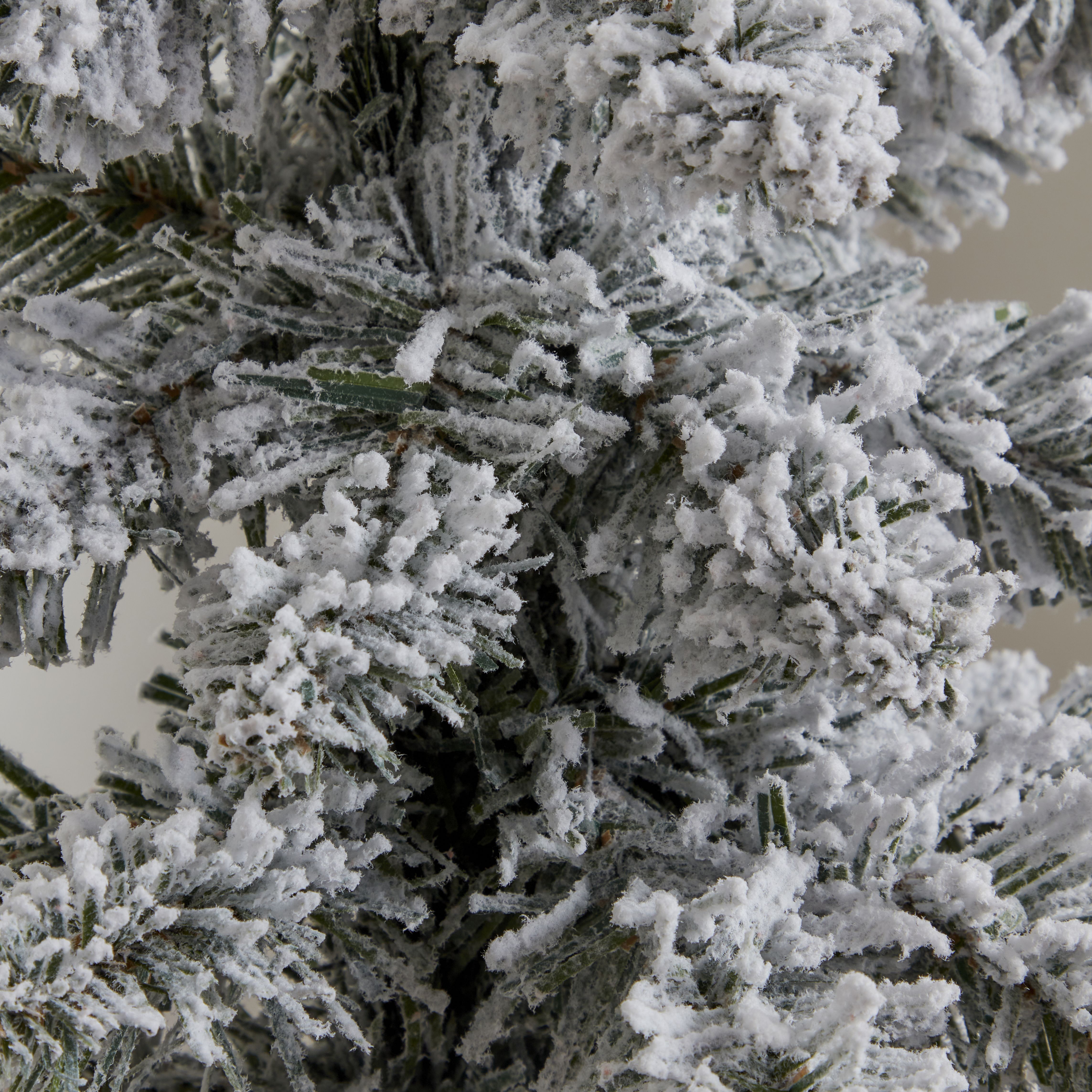 2.5/3.5/4.5ft Snowy Flocked effect Wrapped Slim Artificial Christmas ...