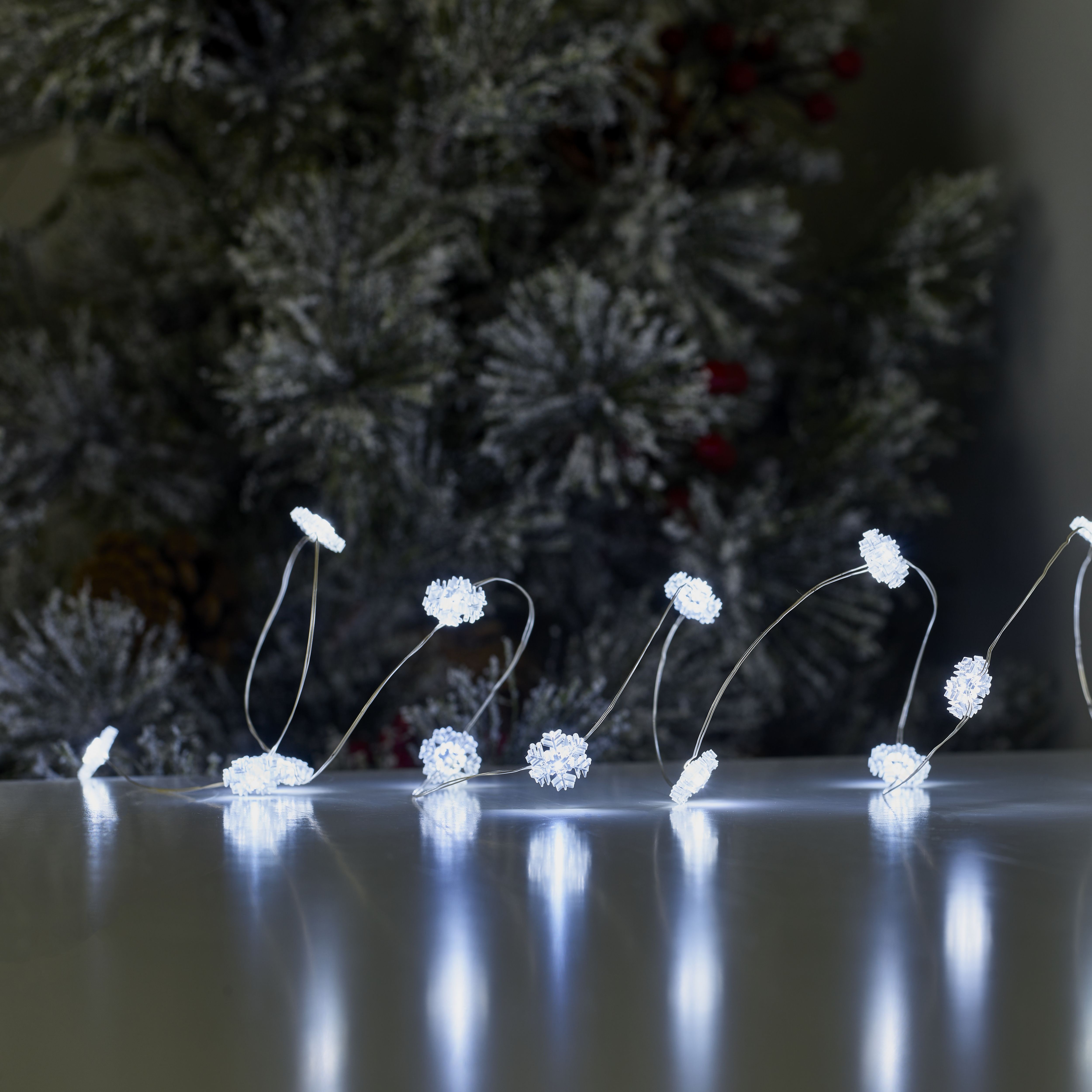 20 Ice white Snowflake wire LED String lights With timer function ...