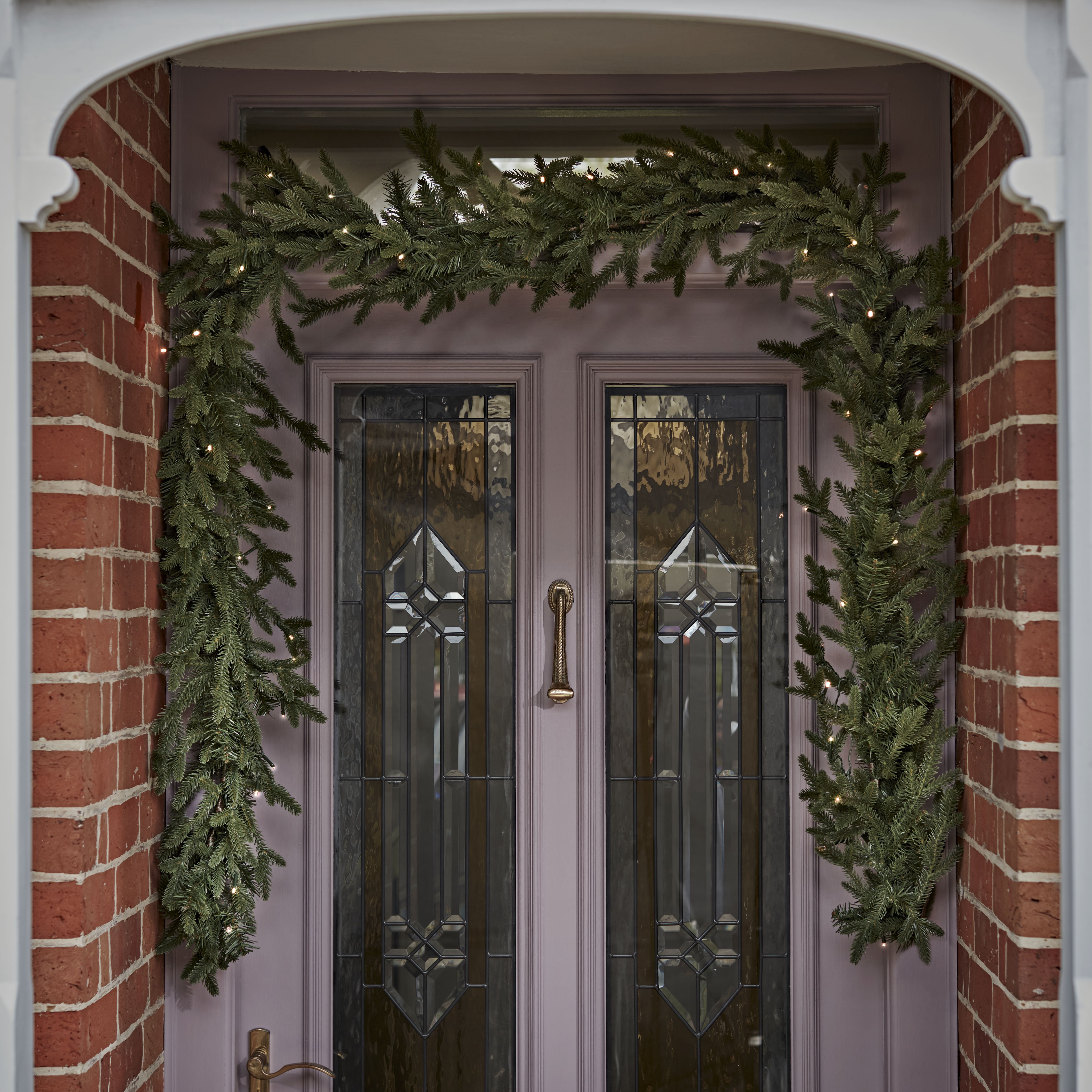2740mm Thetford Illuminated Garland - Green