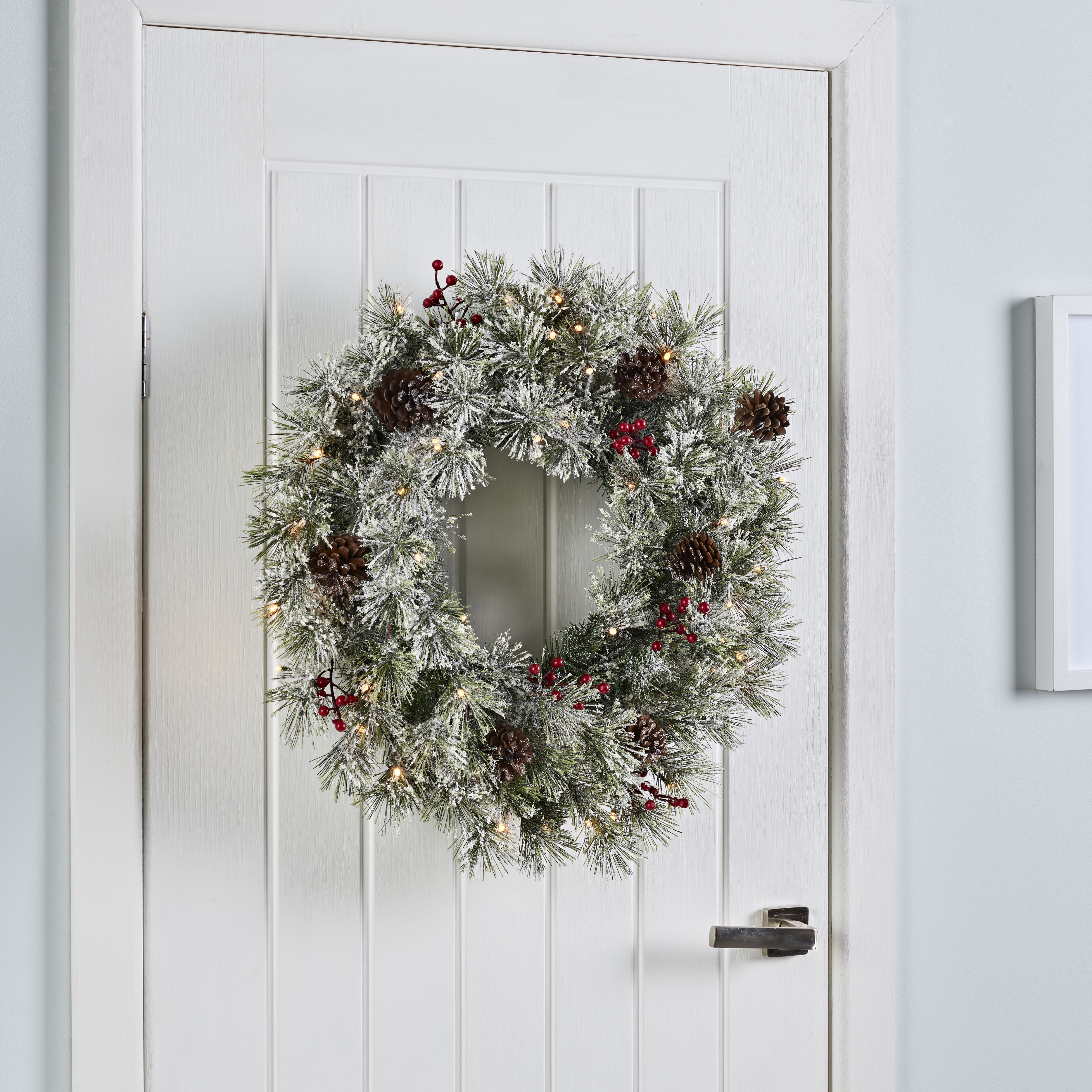 60cm Forrester Green Illuminated Wreath at B&Q