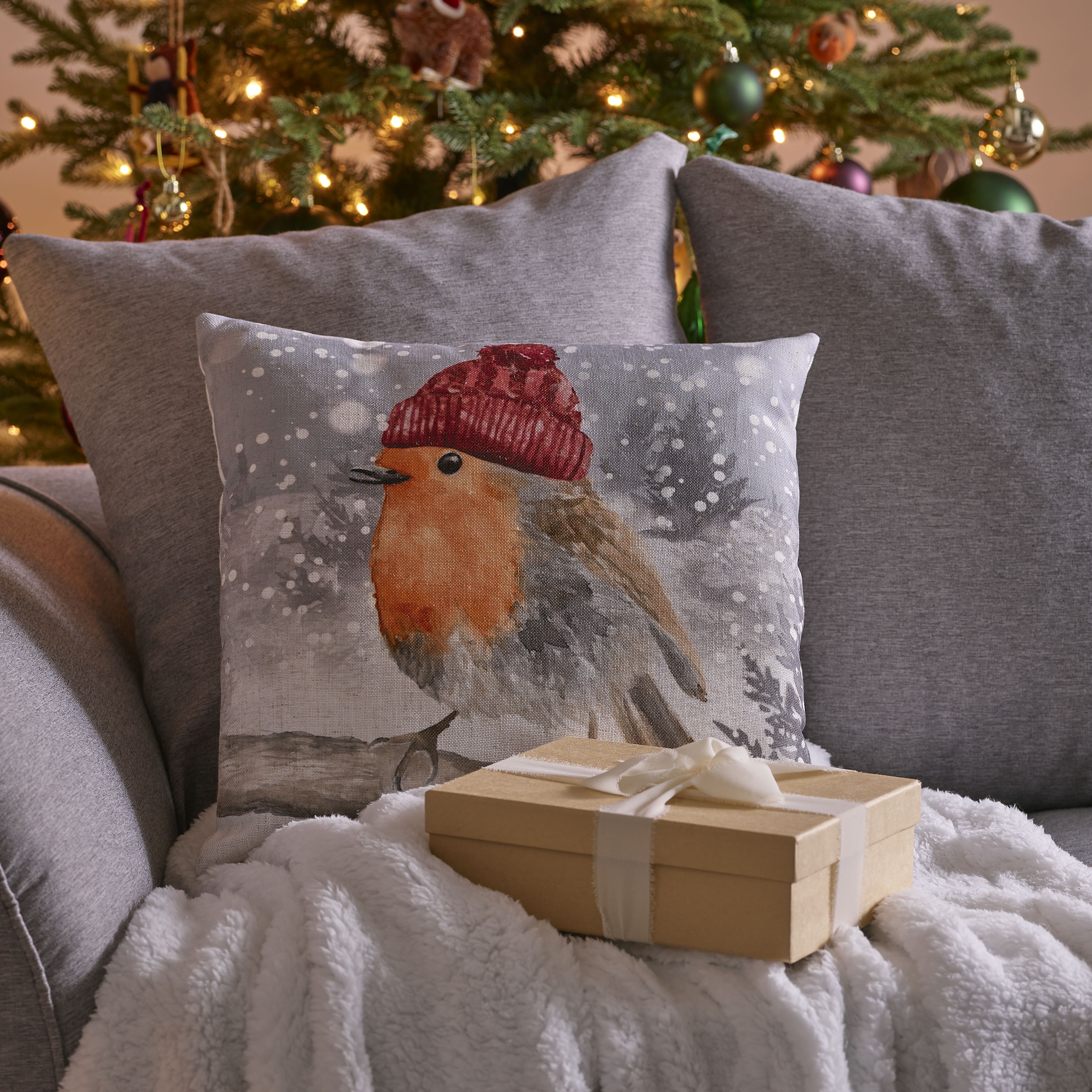 6ft Kabru Snowy Green Snow tipped effect Hinged Full Artificial ...