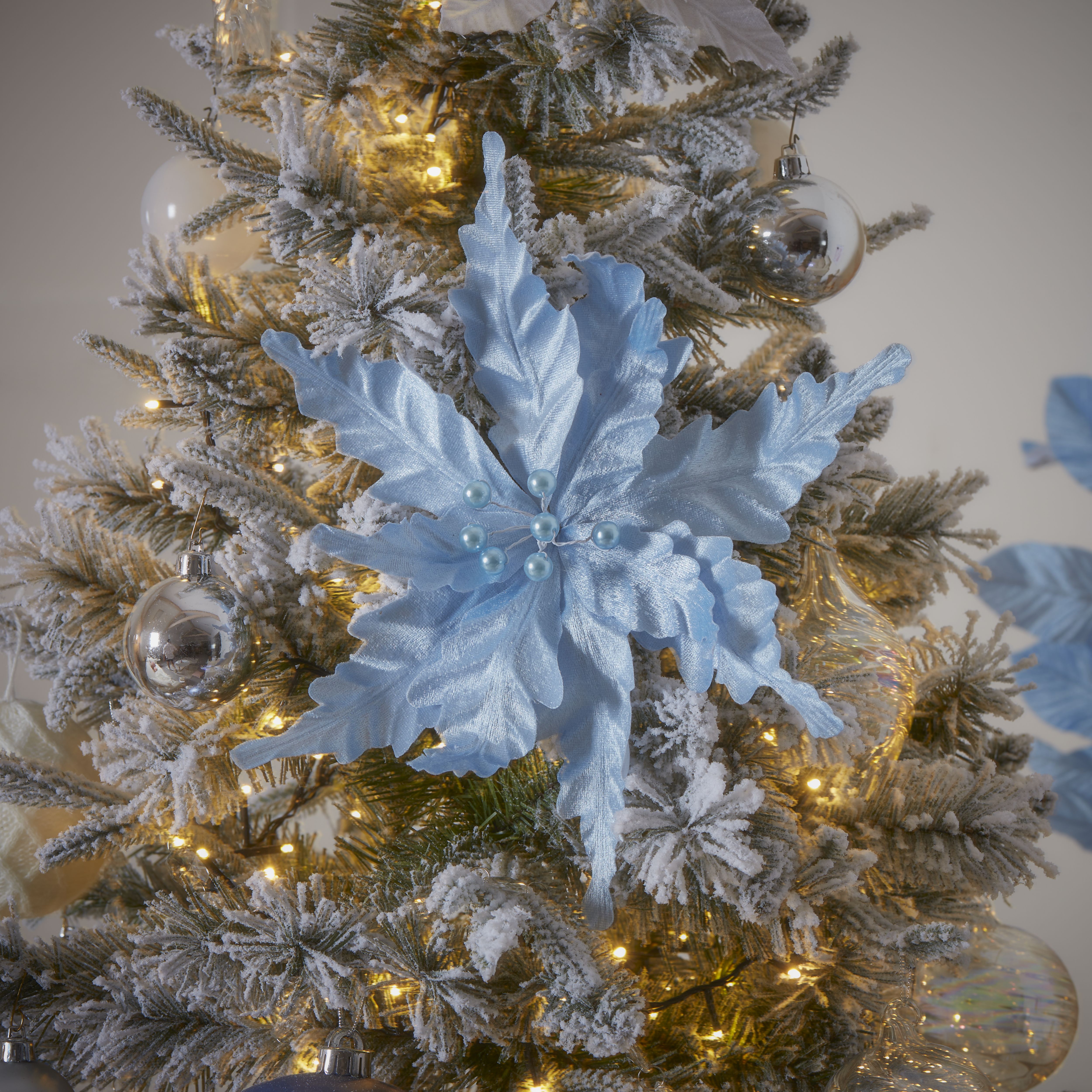 6ft Kabru Snowy Green Snow tipped effect Hinged Full Artificial ...