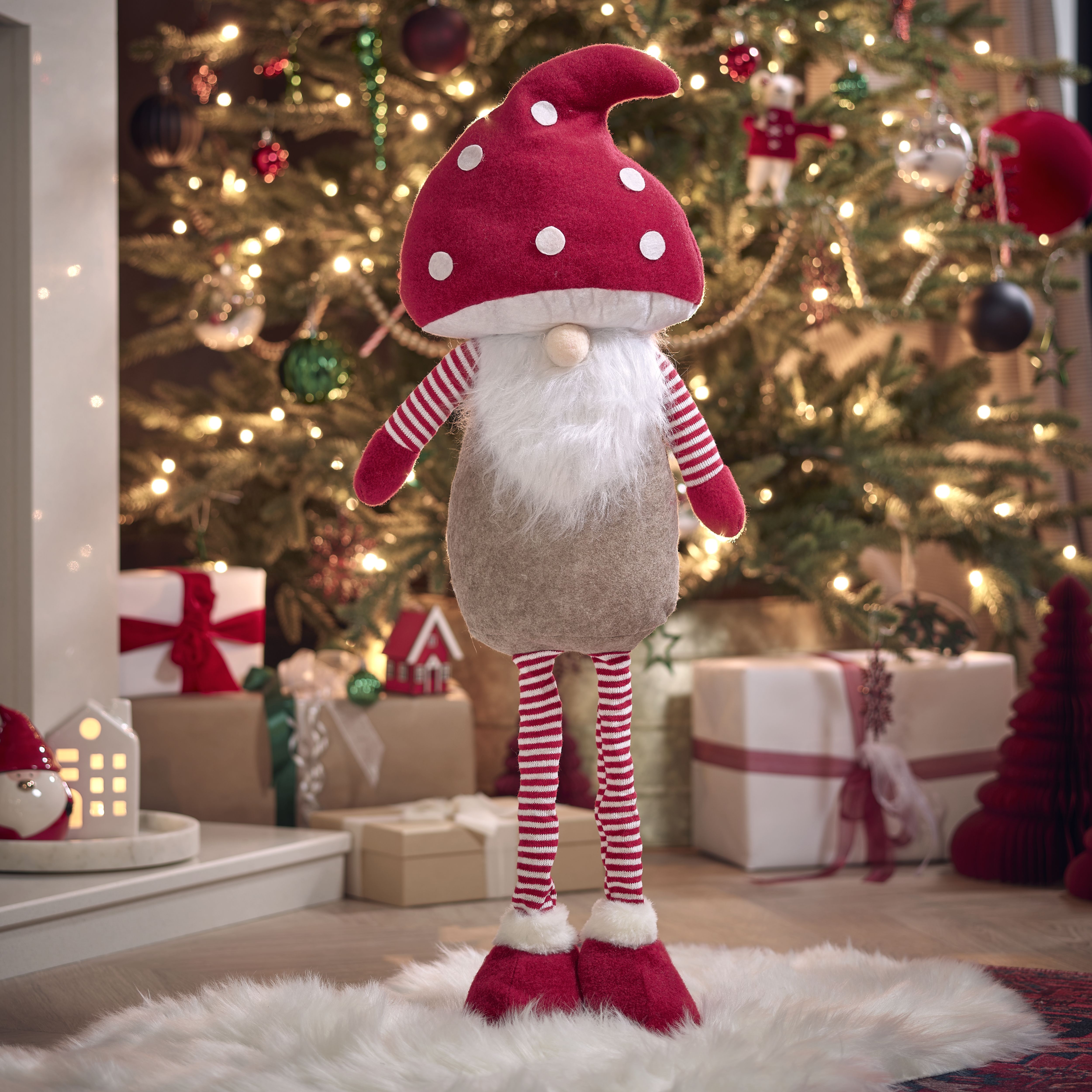 6ft Kabru Snowy Green Snow tipped effect Hinged Full Artificial ...