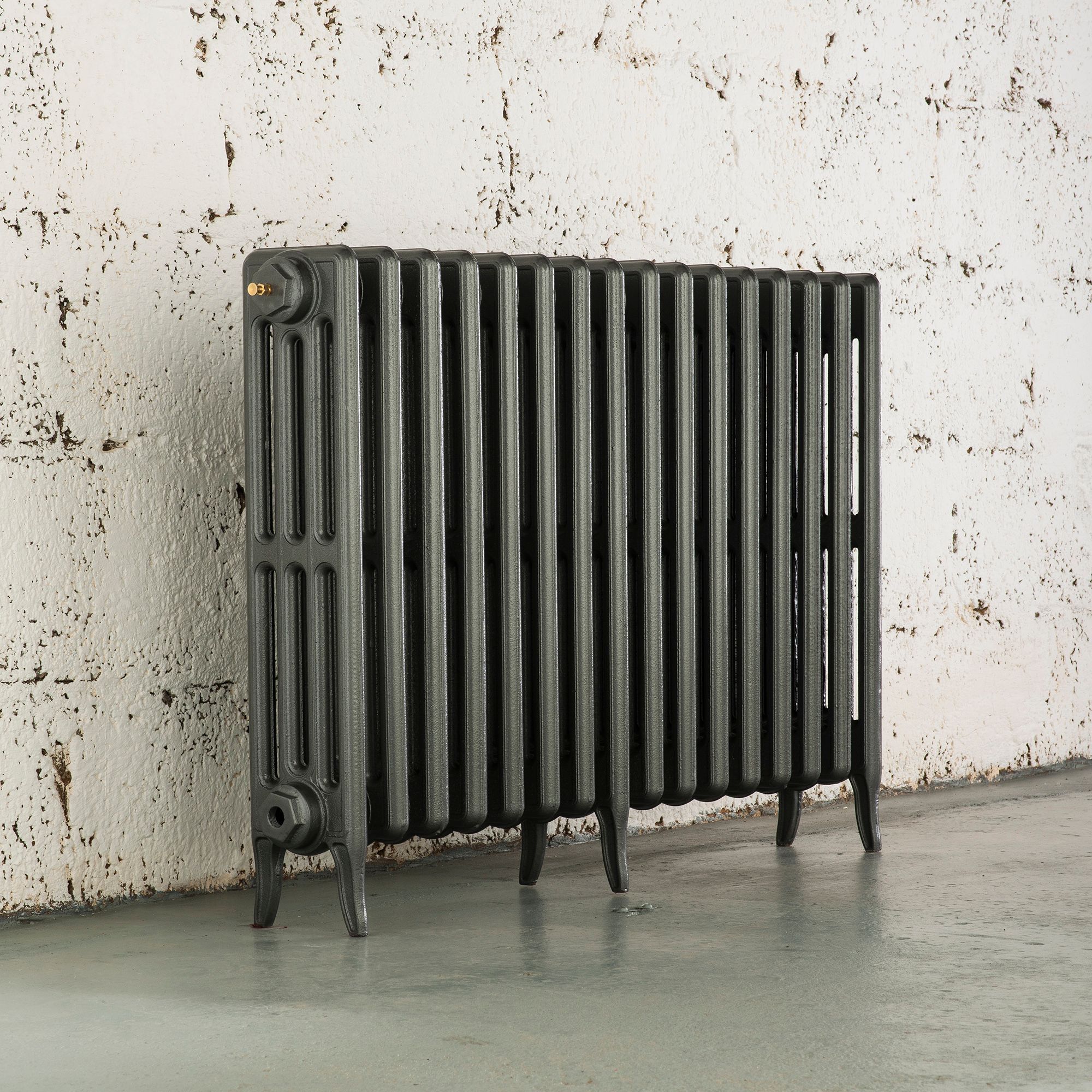 Arroll Neo-Classic Cast grey 4 Column Radiator, (W)874mm x (H)660mm ...