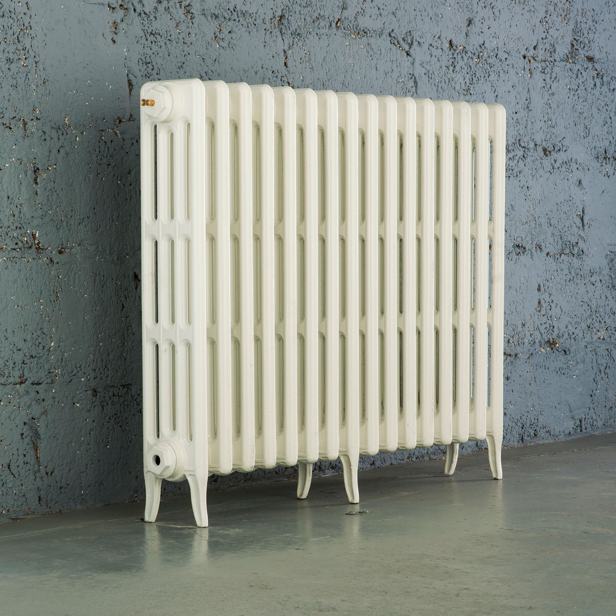 Arroll Neo-Classic White 4 Column Radiator, (W)994mm x (H)760mm | DIY ...