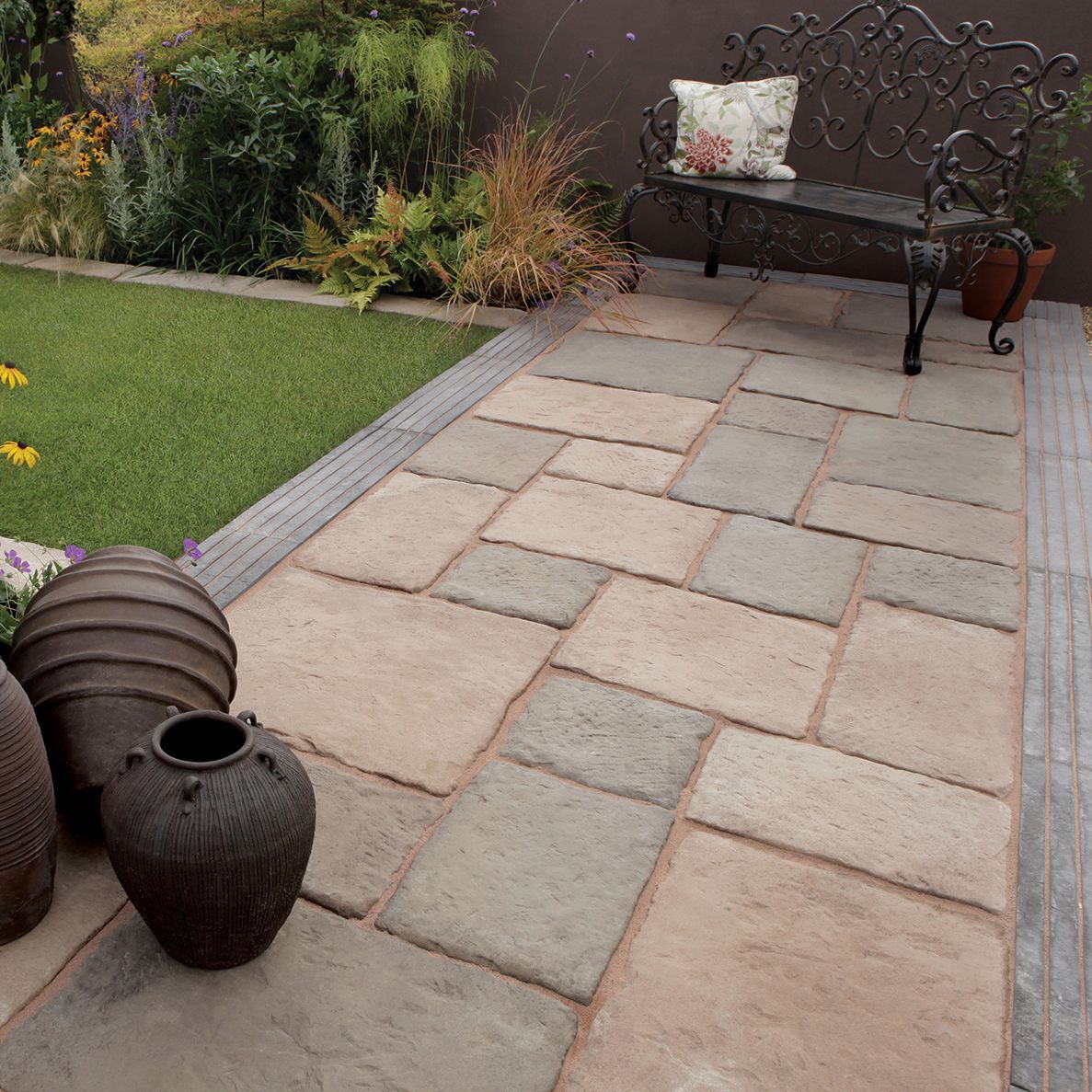 Bamburgh mill Olde blend Paving set 10.9m² | DIY at B&Q