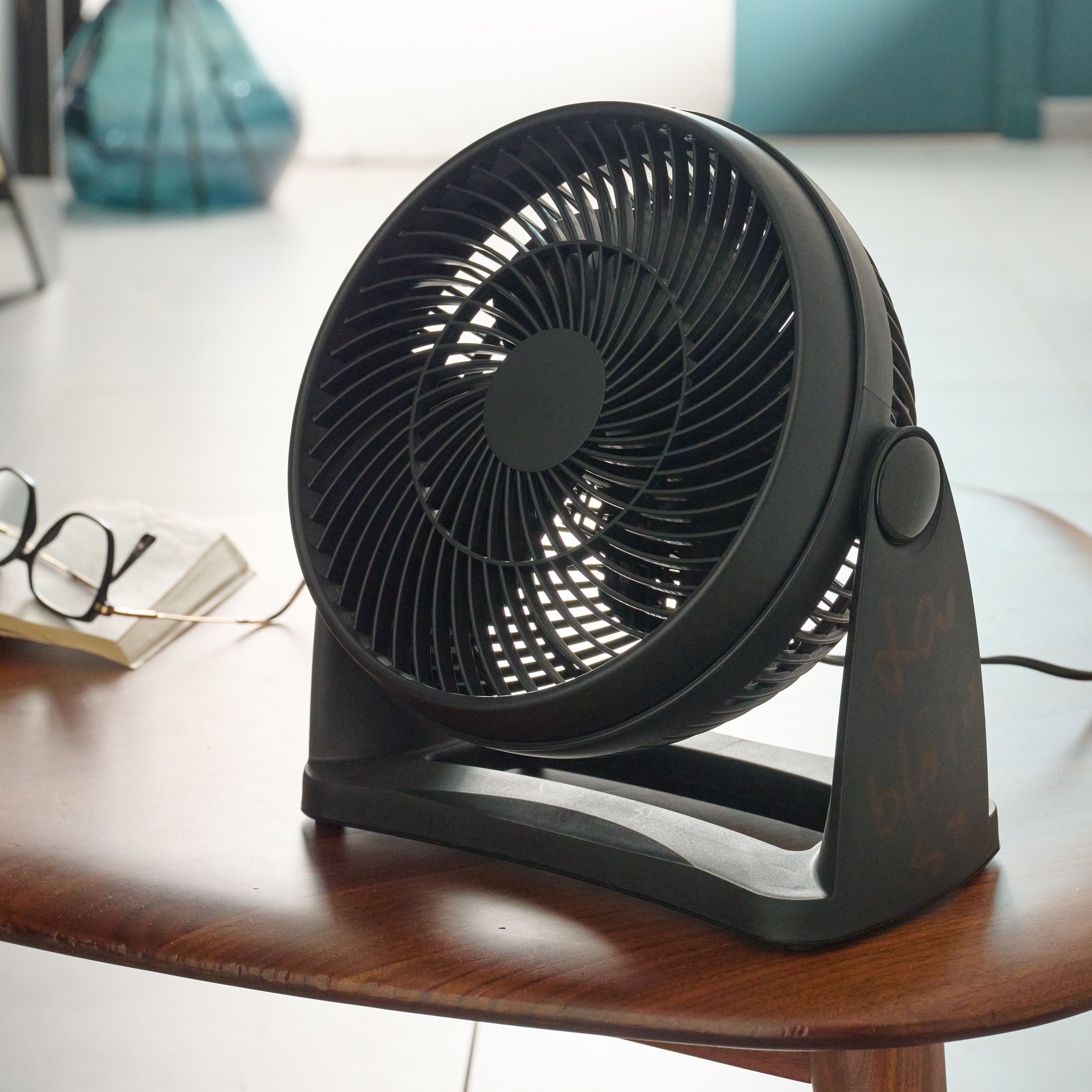 Black 7" 21W 220-240V Table fan
