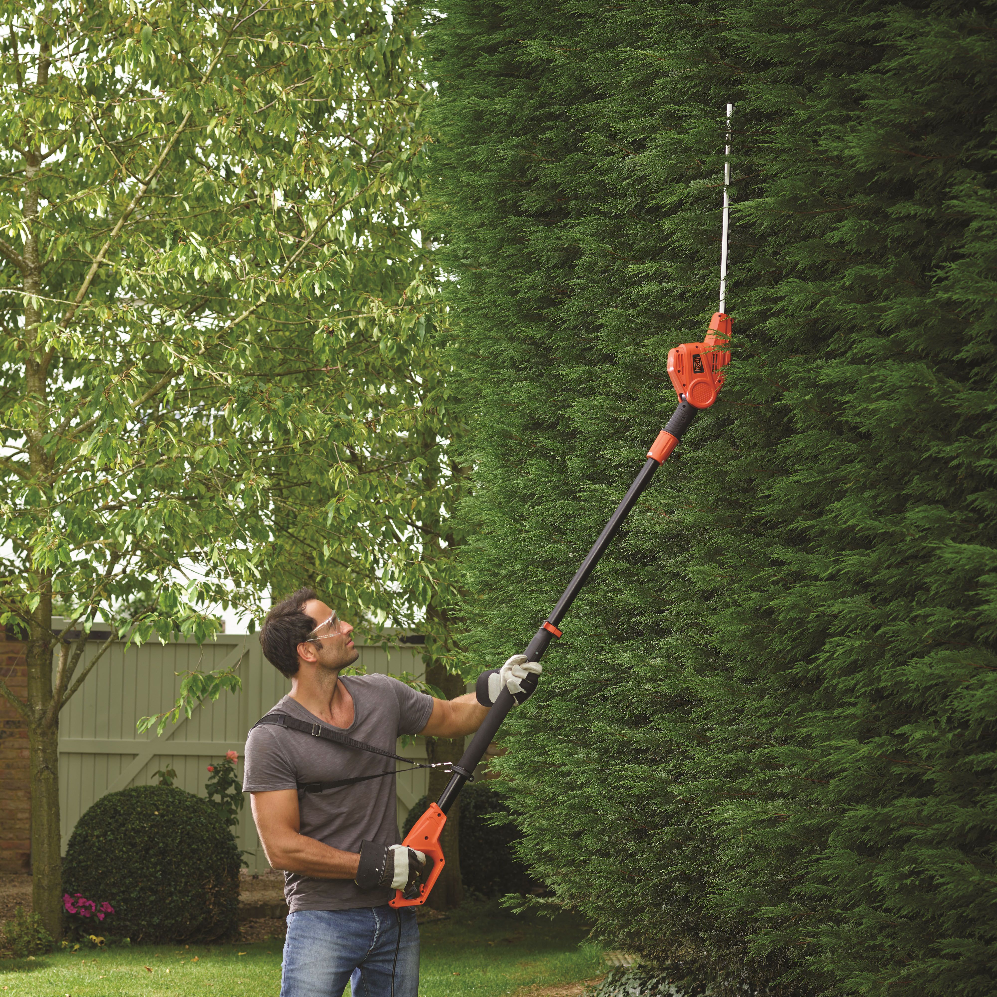 Black+Decker PH5551-GB Electric 22mm 550W 230V Diamond ground Hedge trimmer