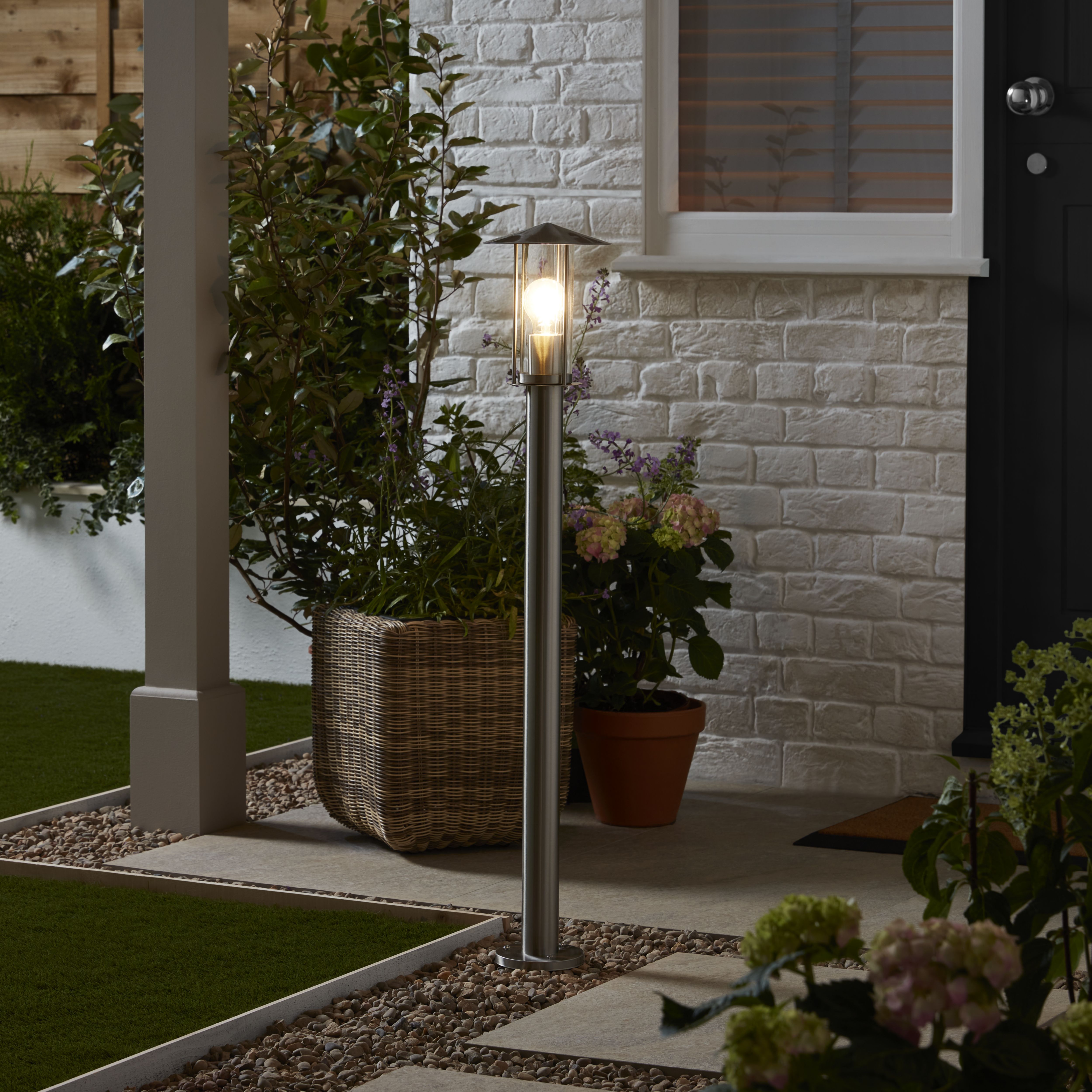 Blooma Chignik Silver effect Mains-powered 1 lamp Halogen Post lantern ...