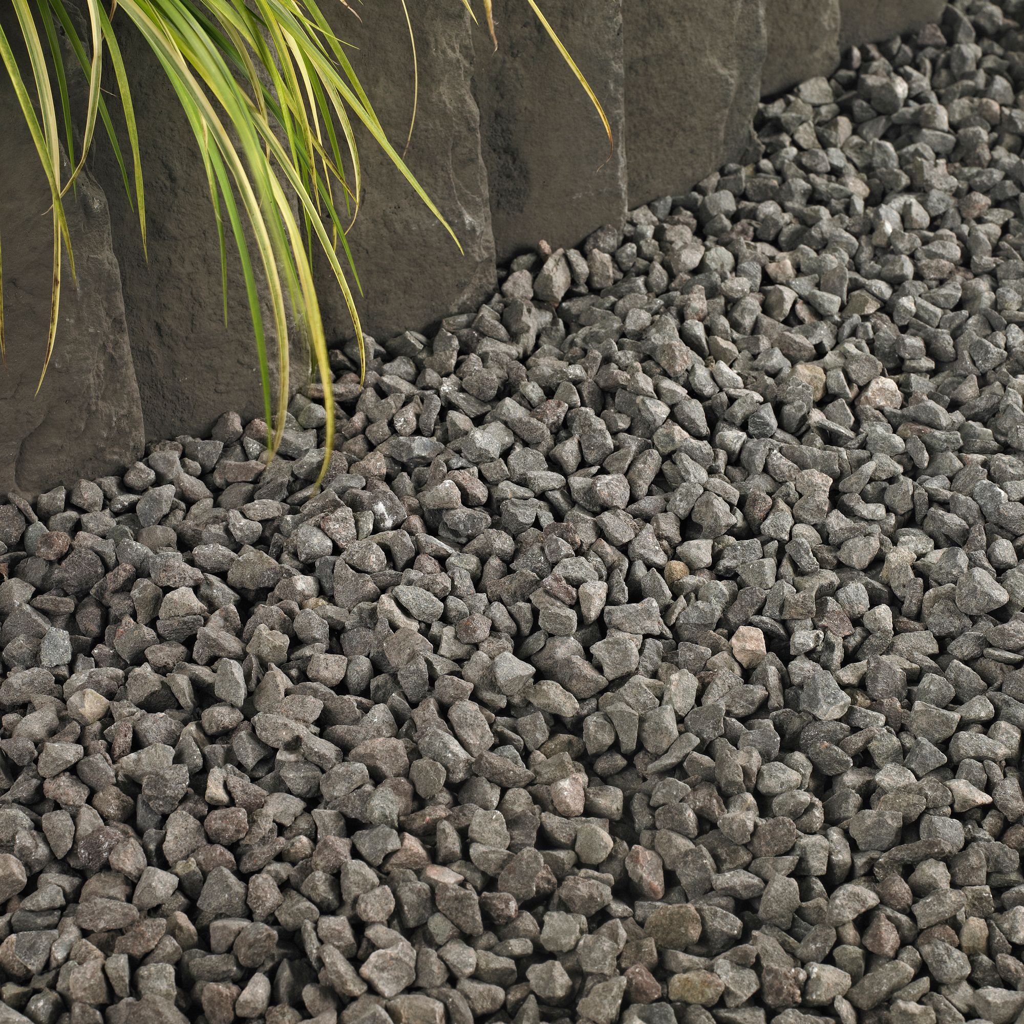 Blooma Grey Decorative chippings, Bulk Bag, 9.5m²