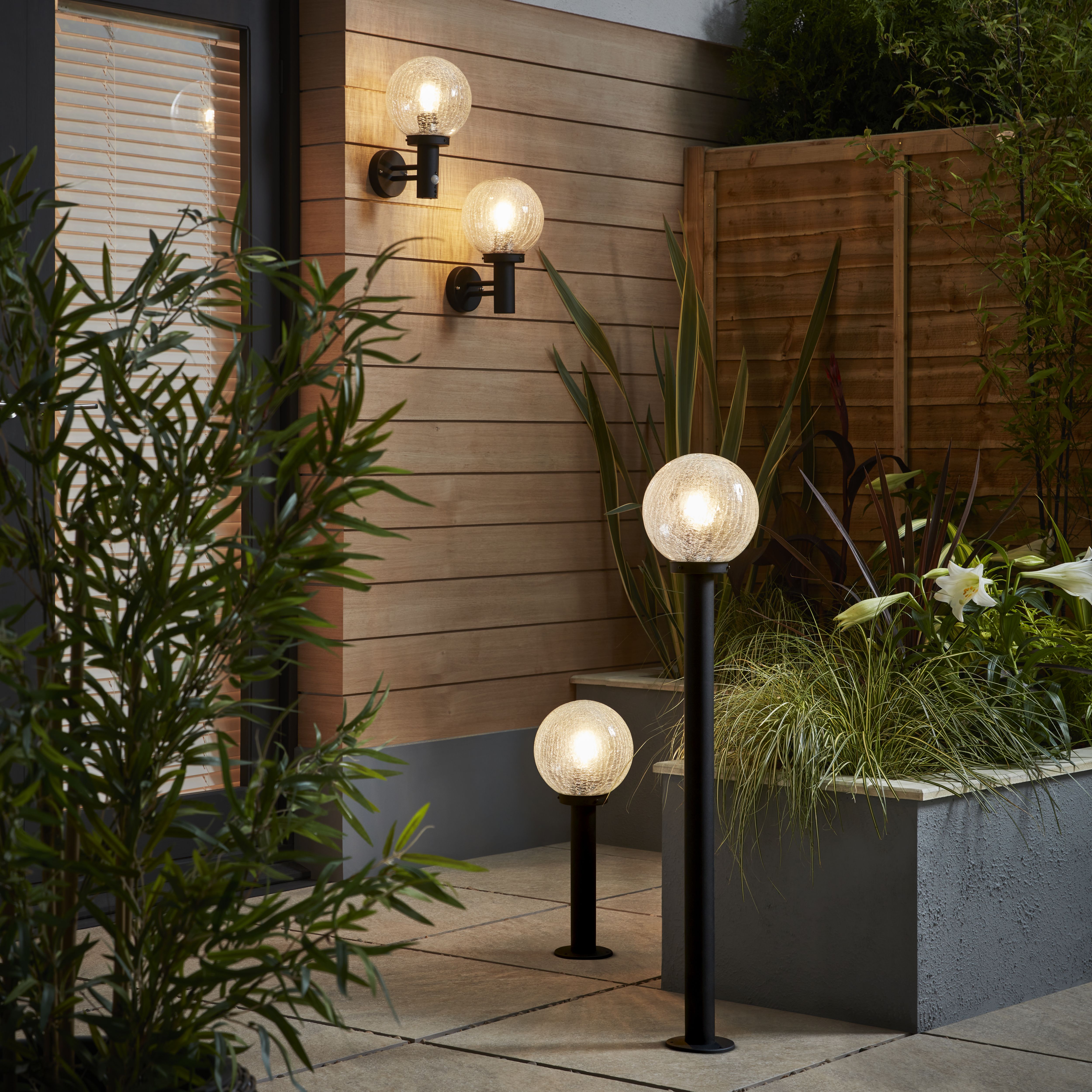 Blooma Sherbrooke Matt Black Mains-powered Halogen Outdoor Ball Wall light