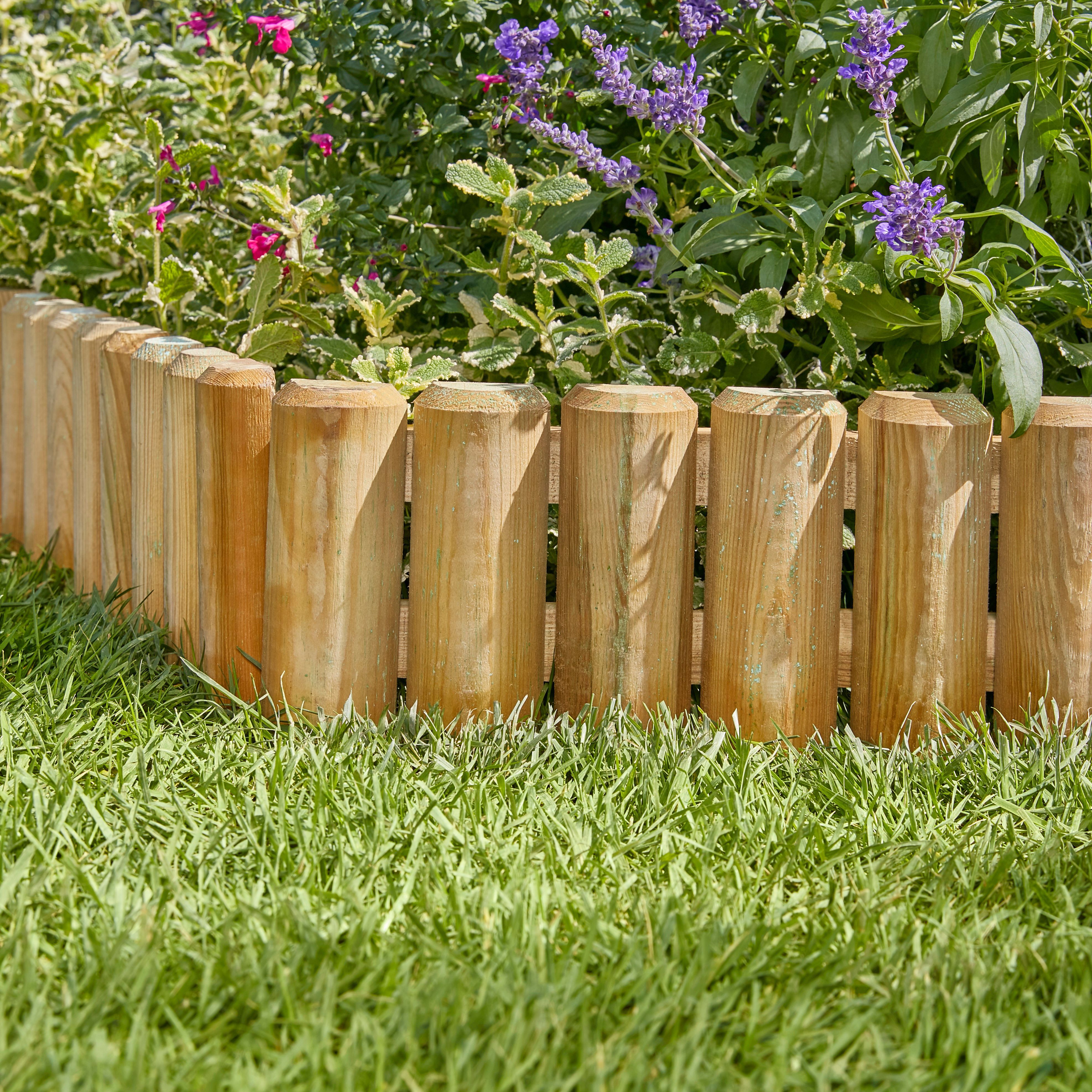 Blooma Ungava Green Pine Vertical log edging (H)15cm (L)1m | DIY at B&Q