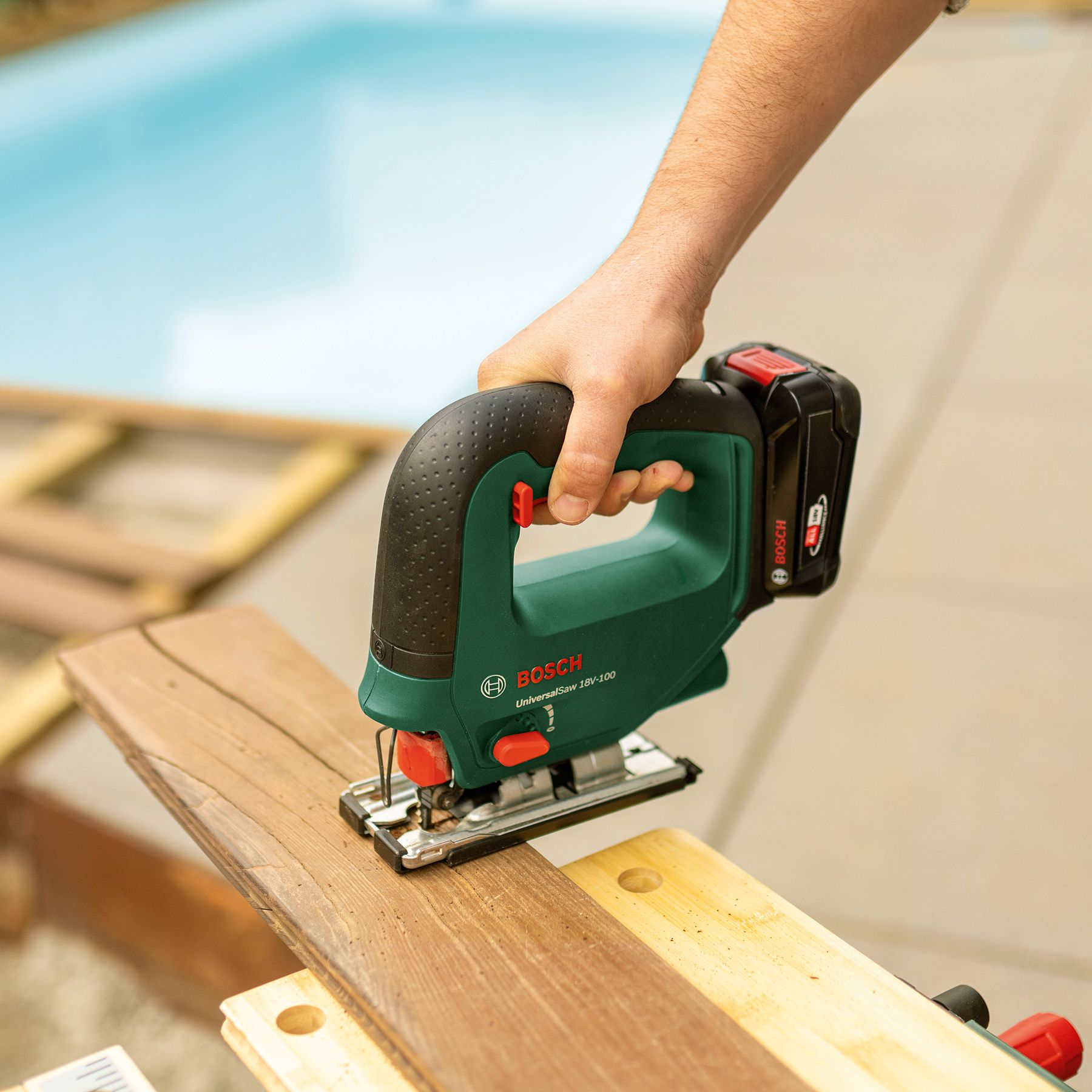Bosch Li ion 18V Cordless Jigsaw 1 x 2.5Ah UniversalSaw 18V 100
