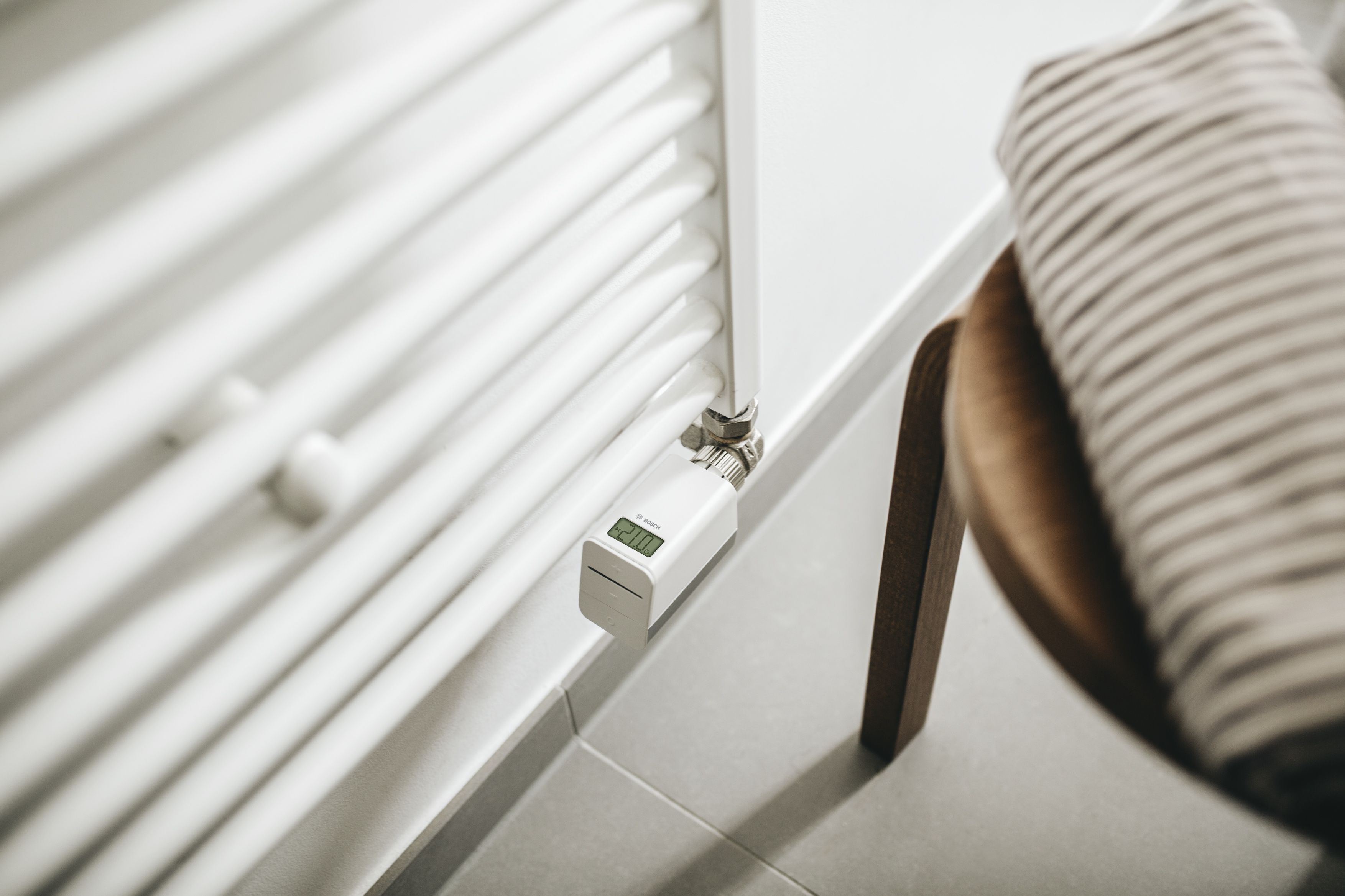 Bosch Smart Home White Straight Thermostatic radiator valve