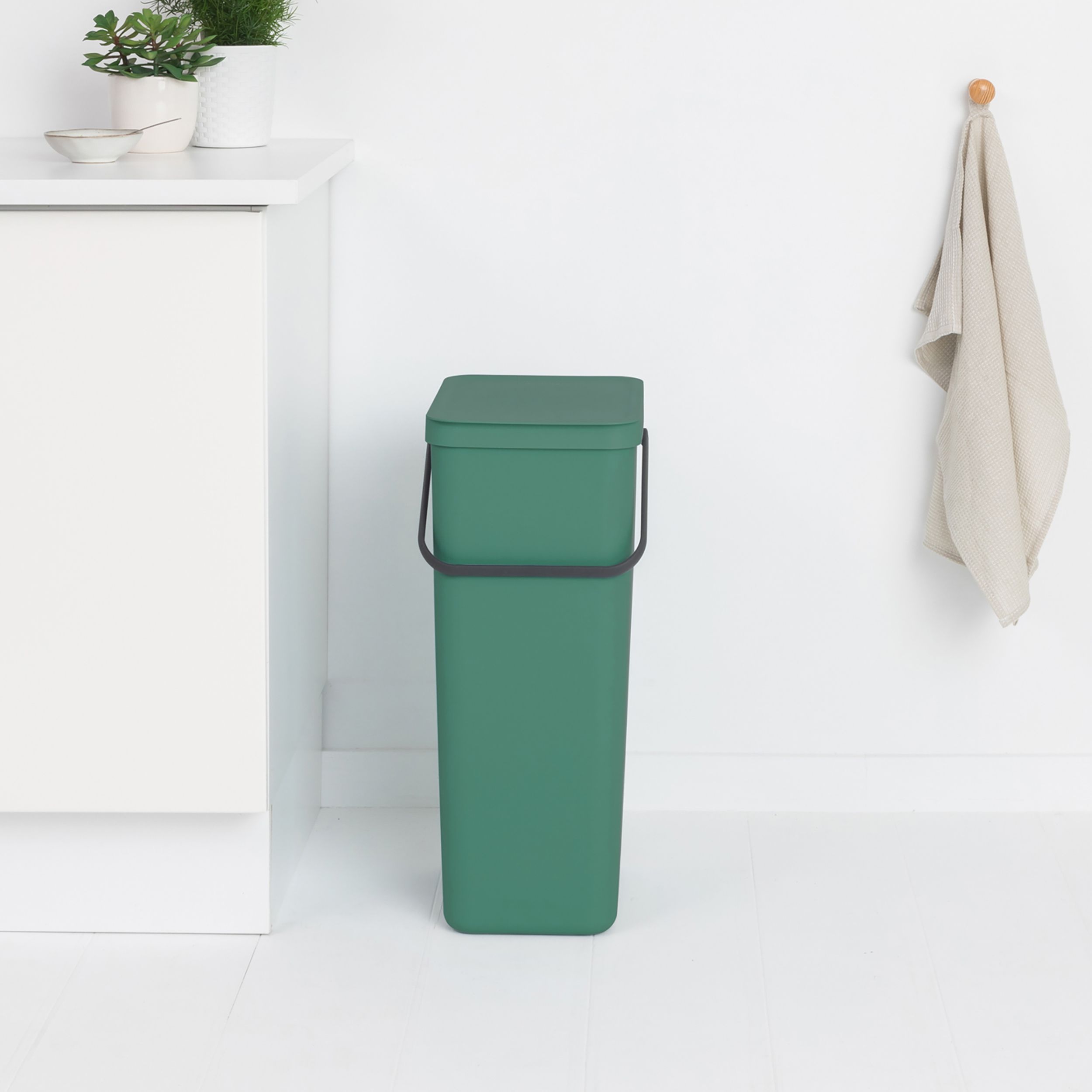 BRABANTIA SORT & GO HINGED TALL FIR GREEN PLASTIC RECYCLING BIN - 40L ...