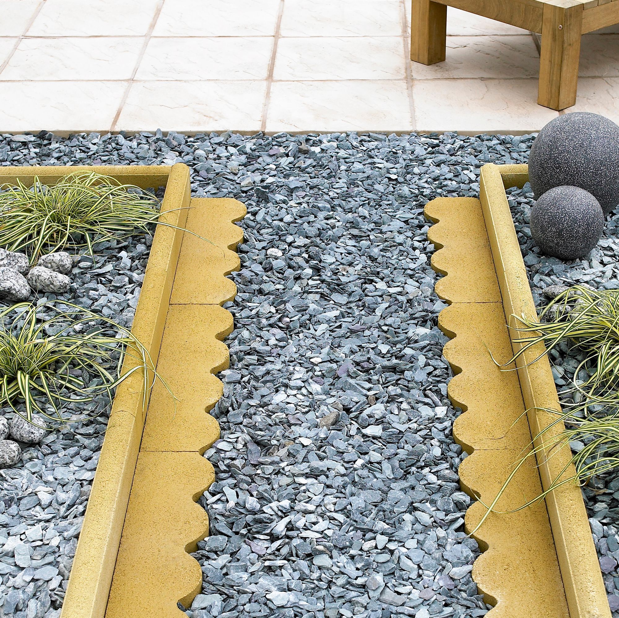 Bradstone Contemporary Double sided Buff Paving edging (H)150mm (T)50mm ...