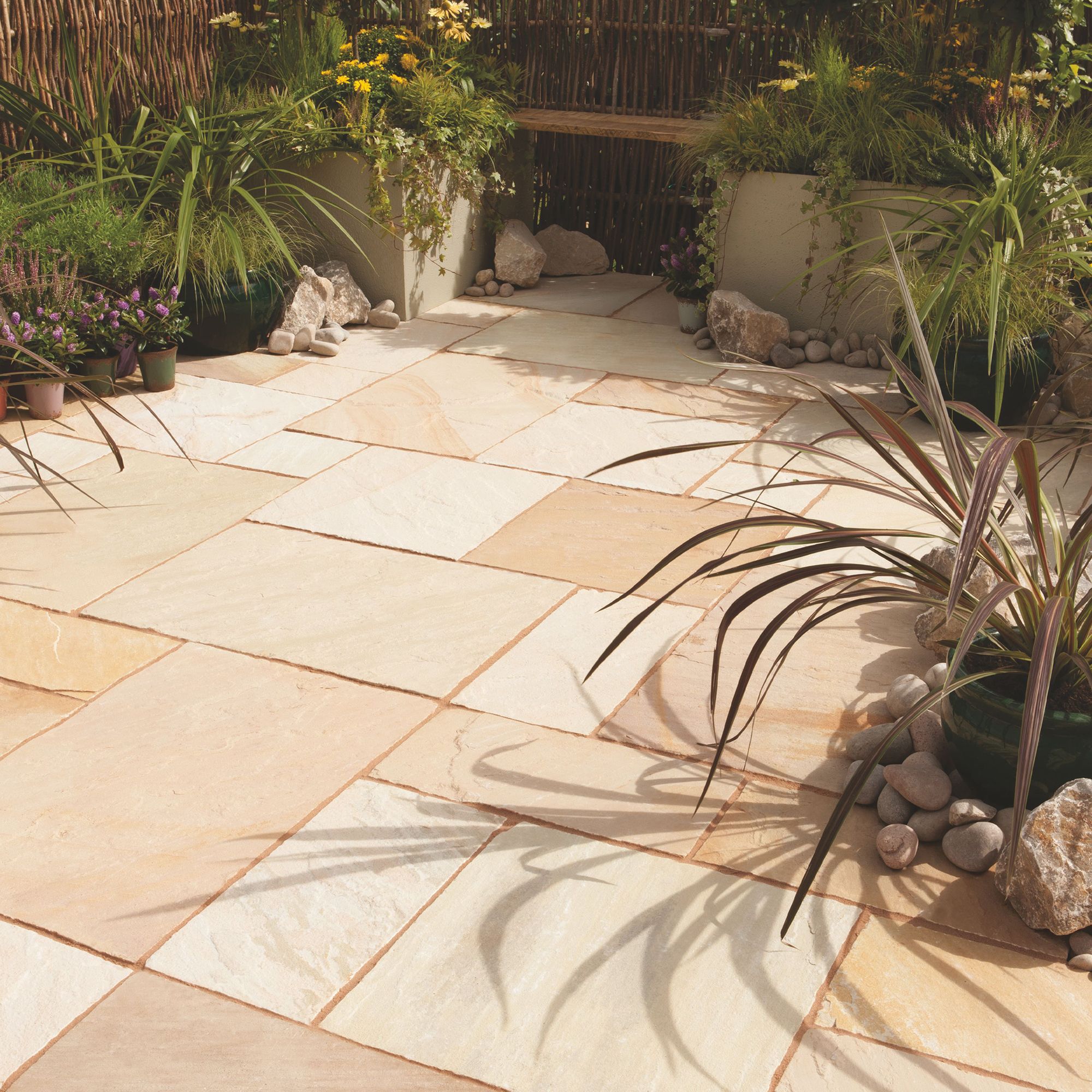Bradstone Fossil buff Sandstone Paving set, 16.1m² (L)600mm (W)300mm ...