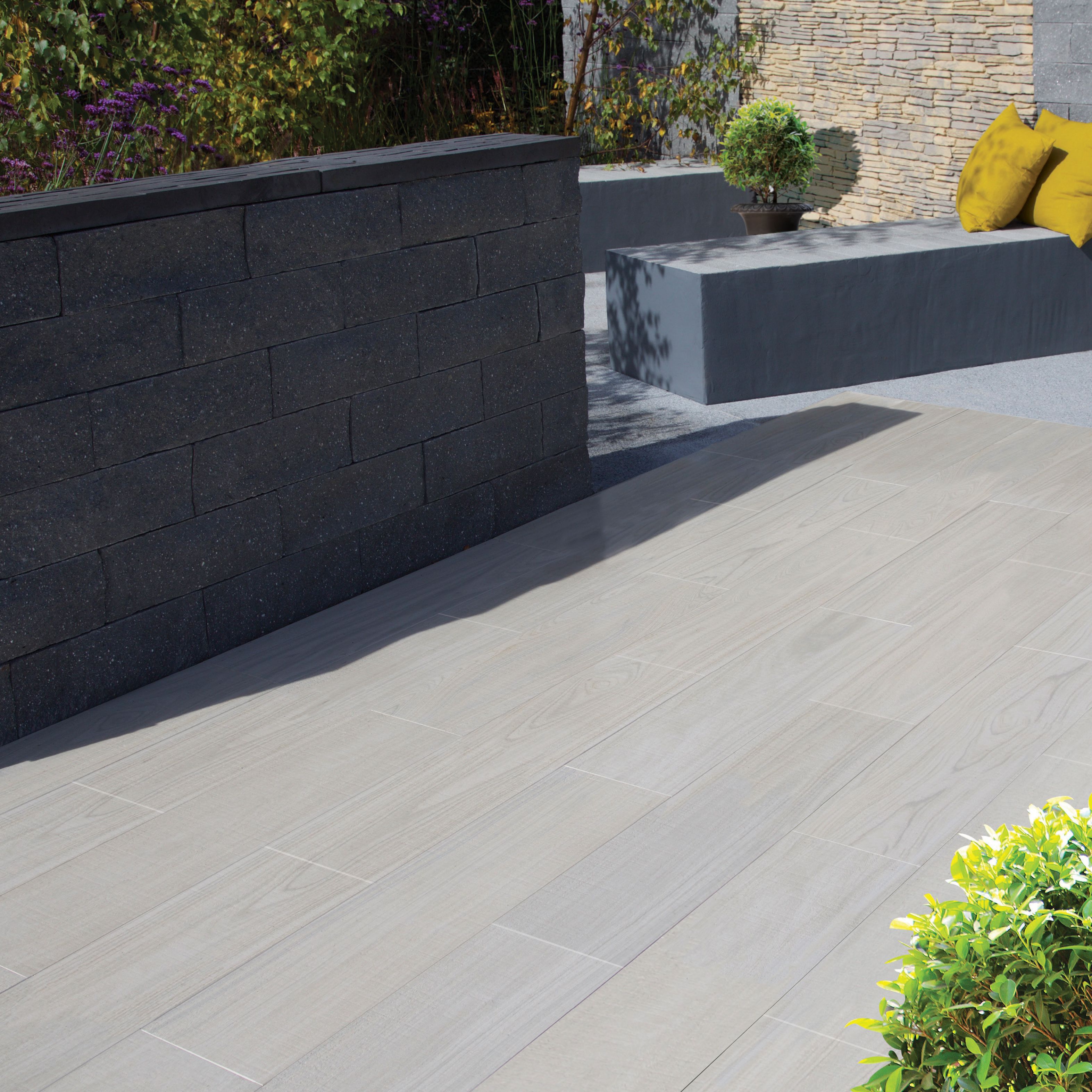 Bradstone Madera Beige Porcelain Paving slab, 17.82m² (L)900mm (W)225mm ...