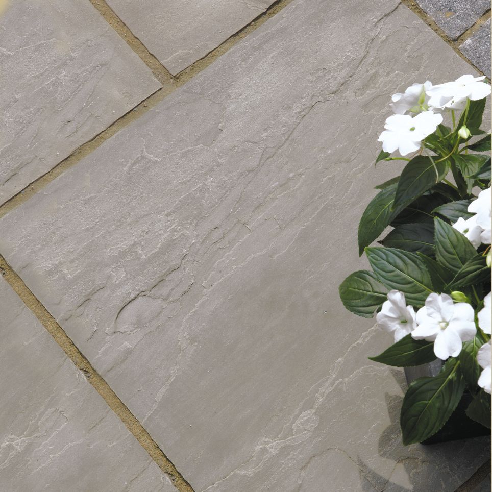Bradstone Natural sandstone Silver grey Sandstone Paving set, 15.3m² (L ...