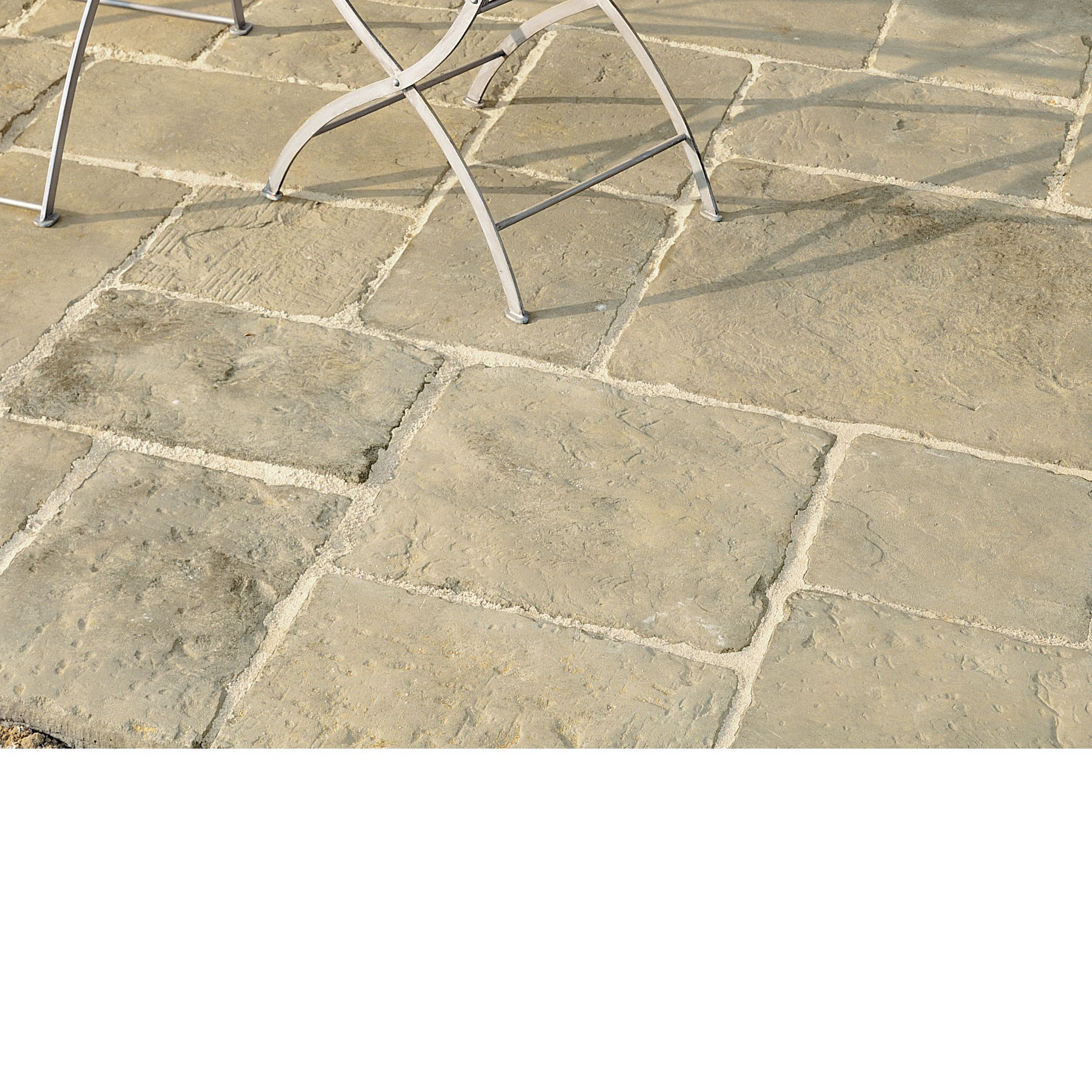 Bradstone Old town Grey green Reconstituted stone Paving slab (L)100mm (W)100mm - Sample