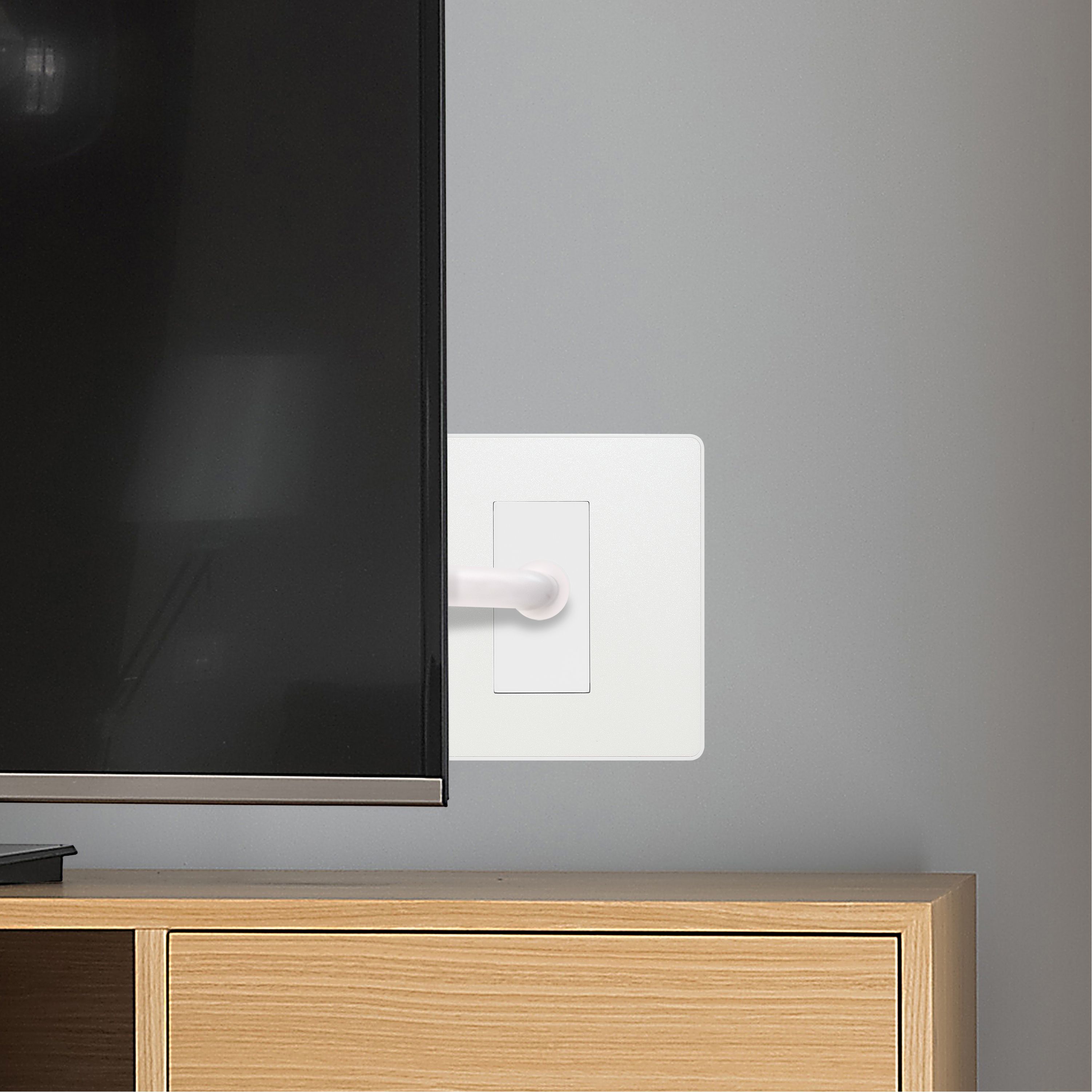 British General Single Screwless TV & radio socket Pearlescent white