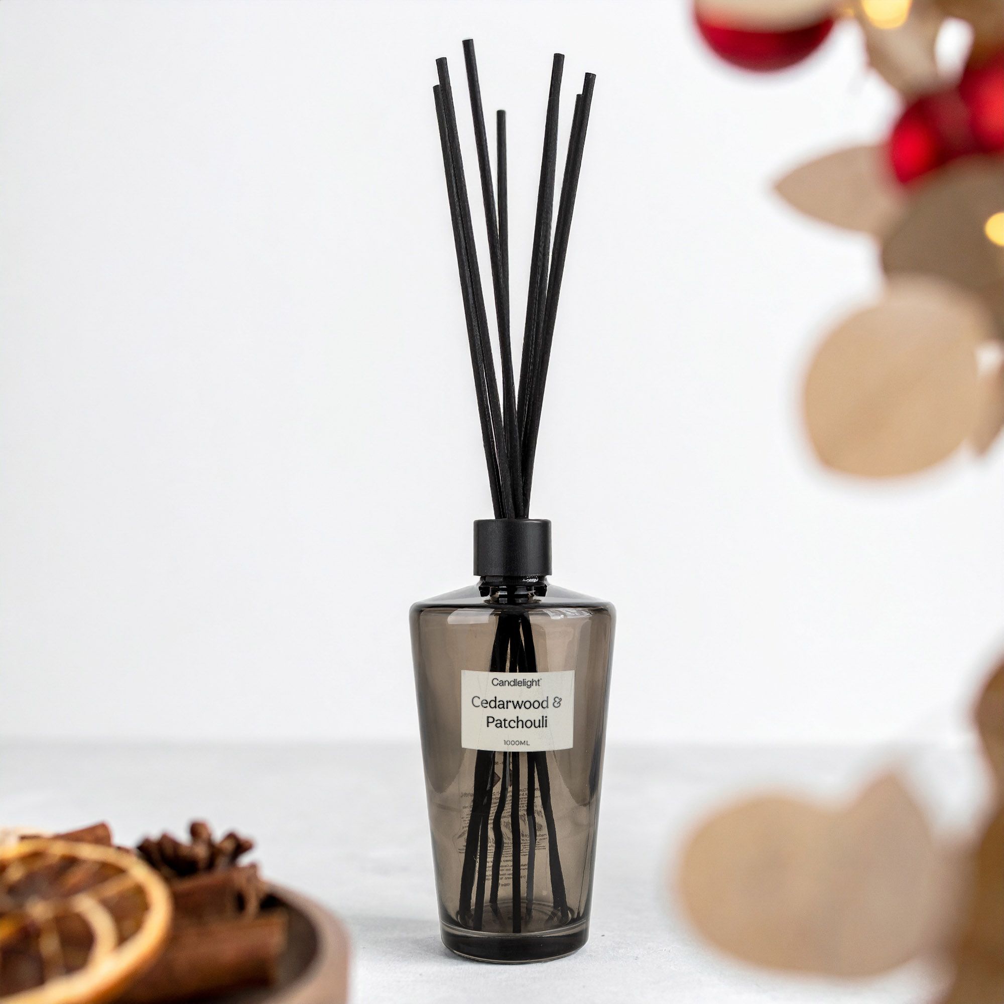 Candlelight Grey Cedarwood & Patchouli Reed diffuser, 1000ml
