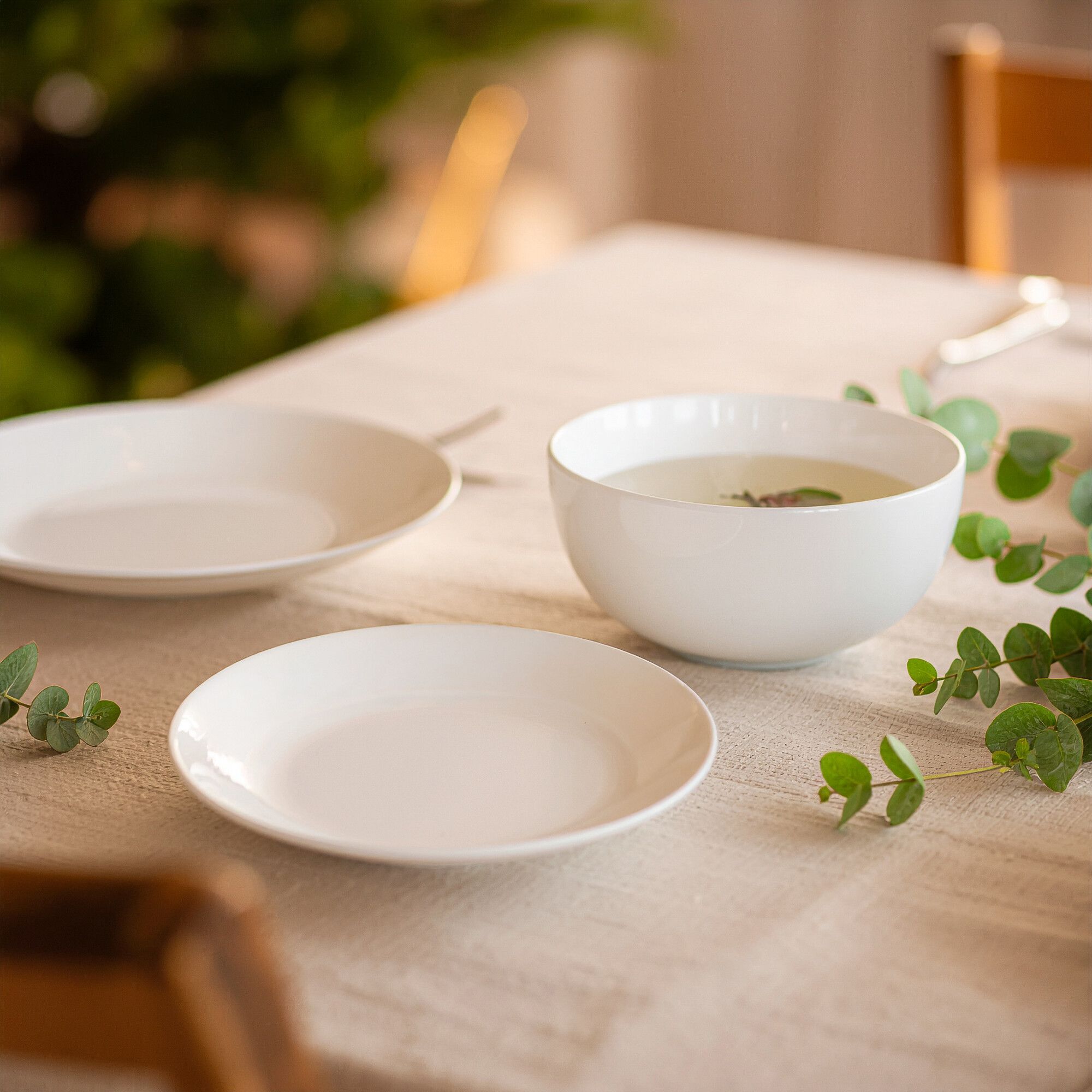 Candlelight Plain White porcelain 12 piece Dinnerware set