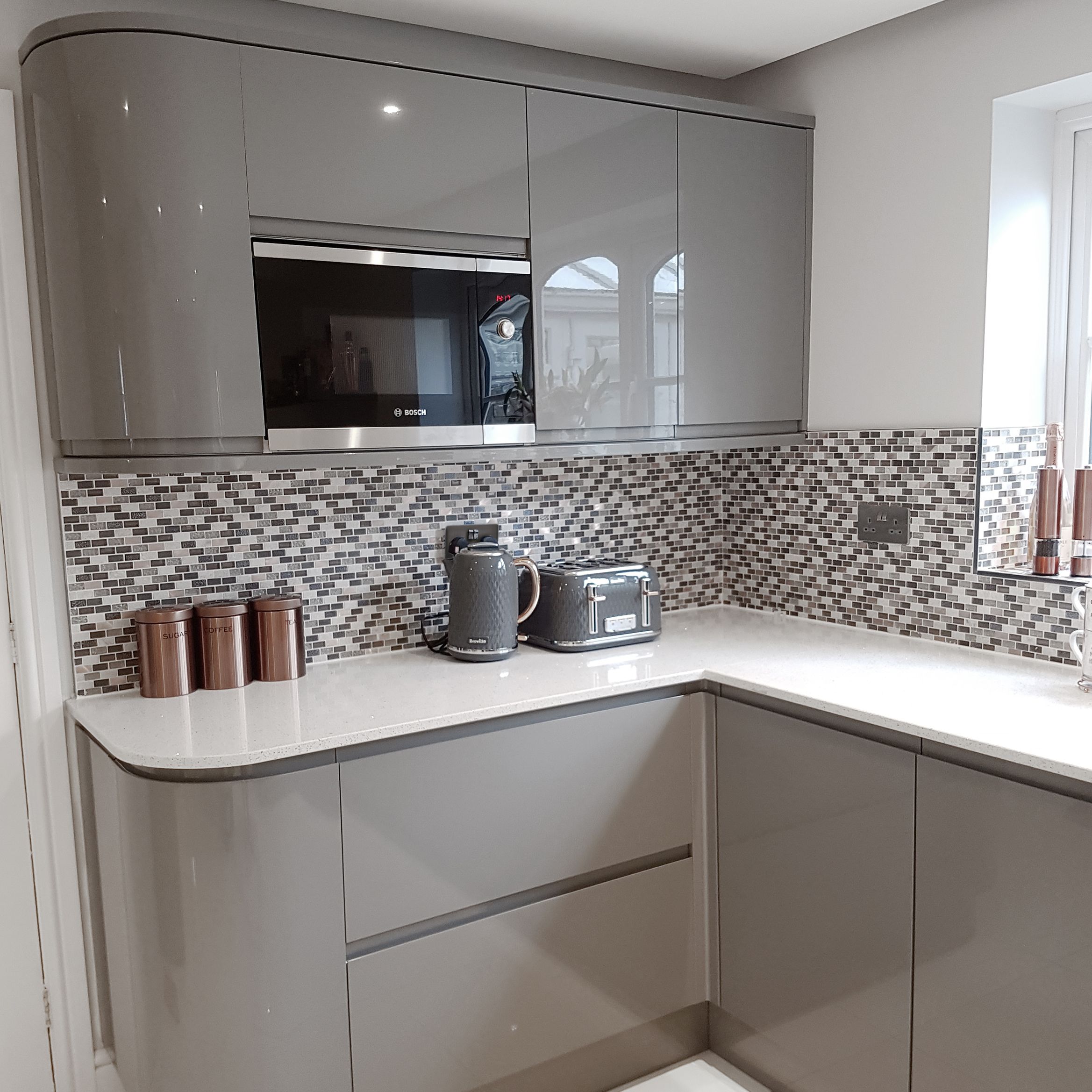 Chelsea Grey Matt Gloss & matt Copper effect Brick Glass & stone Mosaic ...