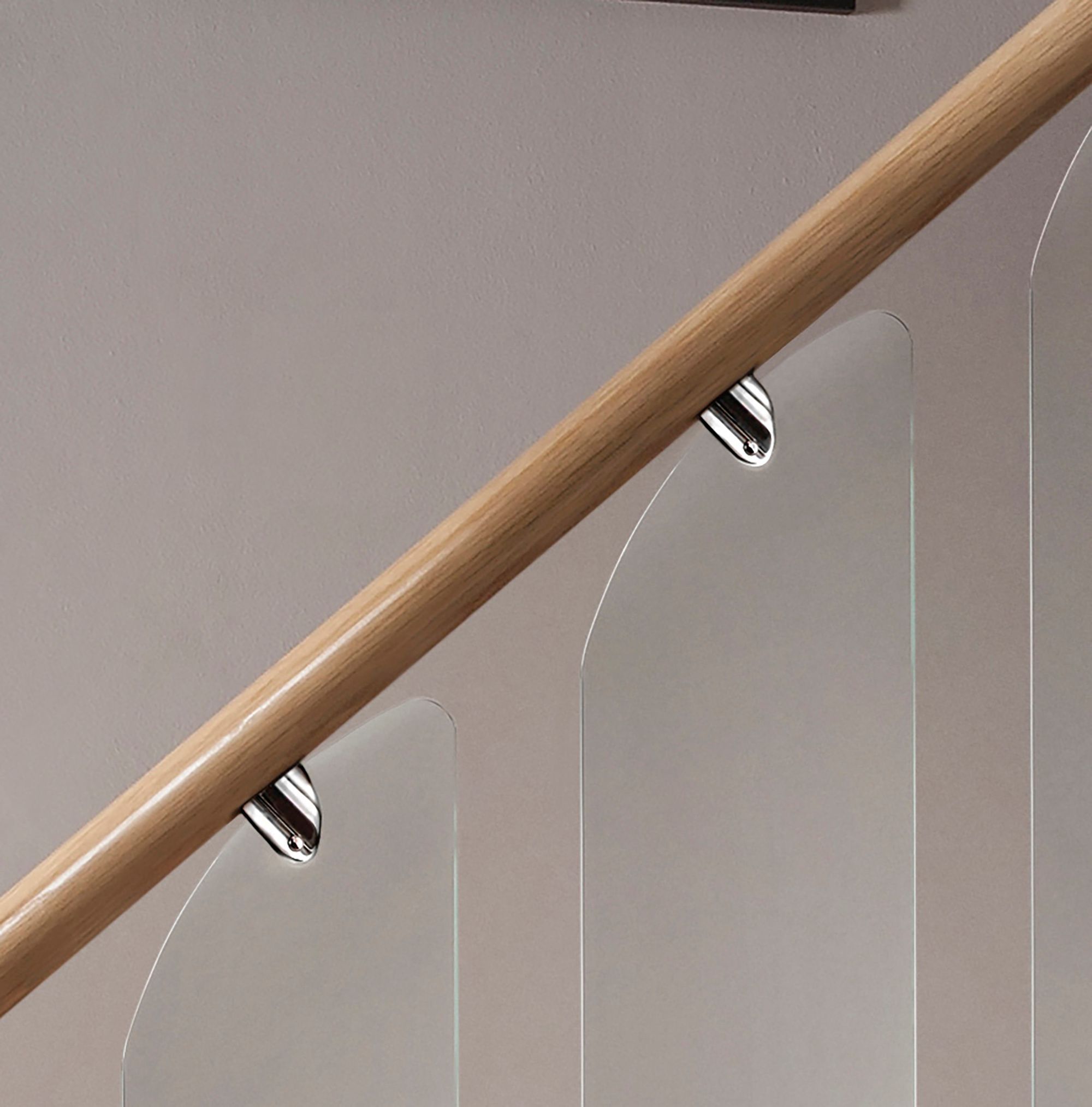 Cheshire Mouldings Axxys® Oak Rounded Handrail, (L)2.4m