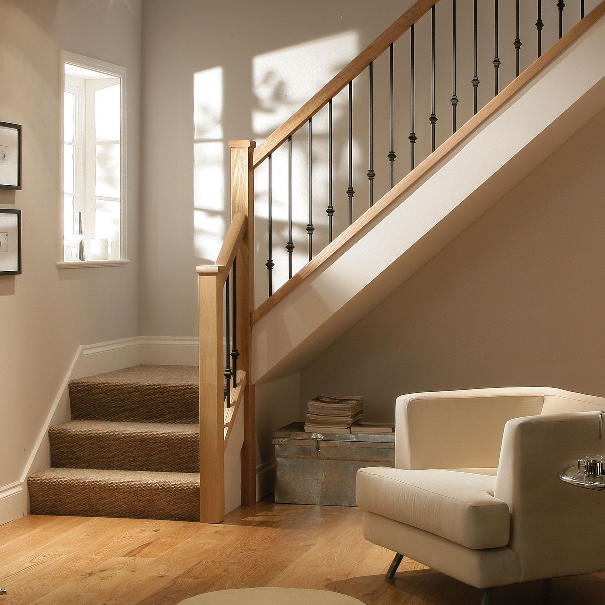 Cheshire Mouldings Contemporary Oak Square Handrail