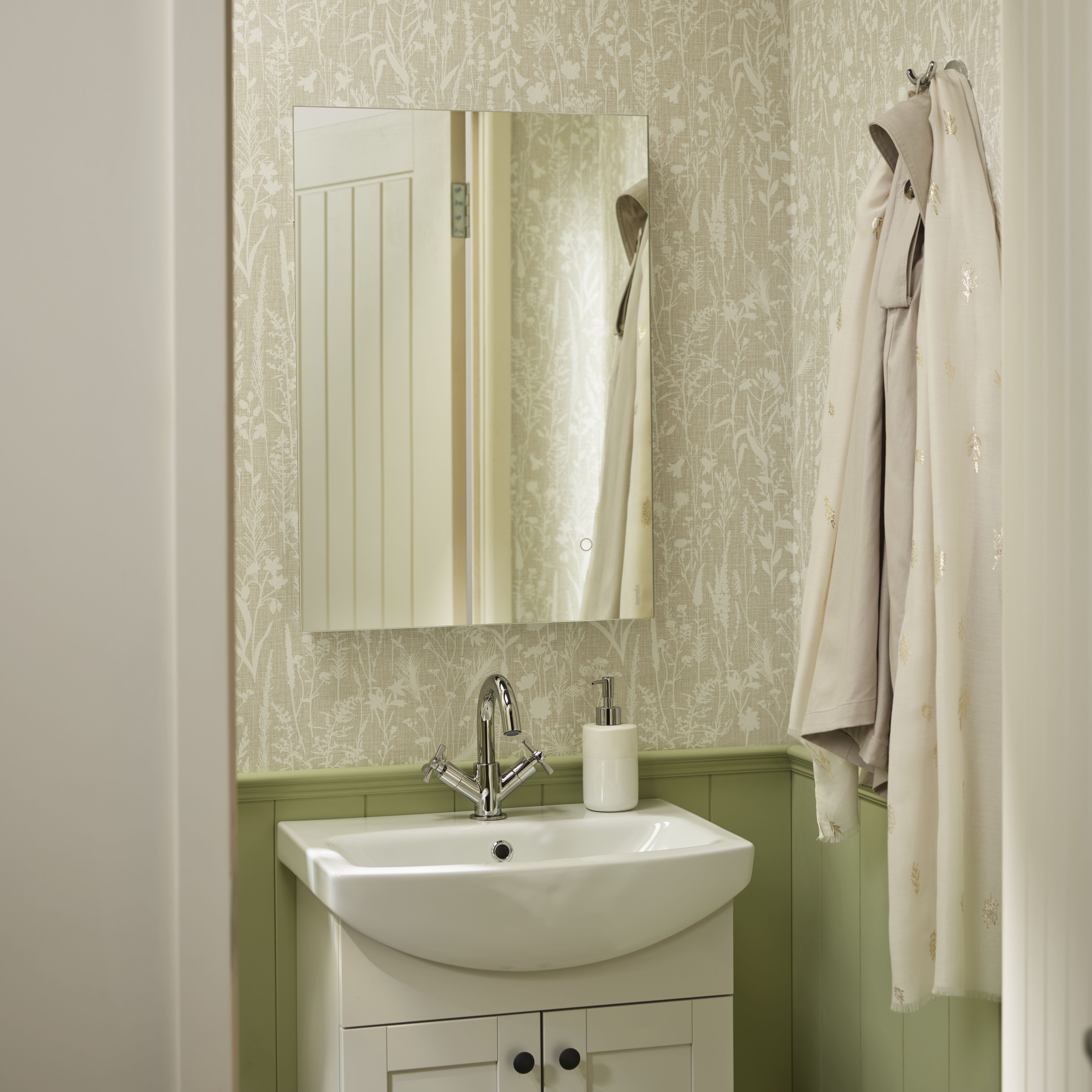 Cheshire Mouldings Tongue & Groove MDF Modern Wall panelling kit (H ...