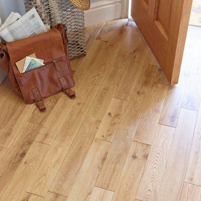 Colours Symphonia Natural Oak Solid wood flooring, 1.3m² Pack | DIY at B&Q