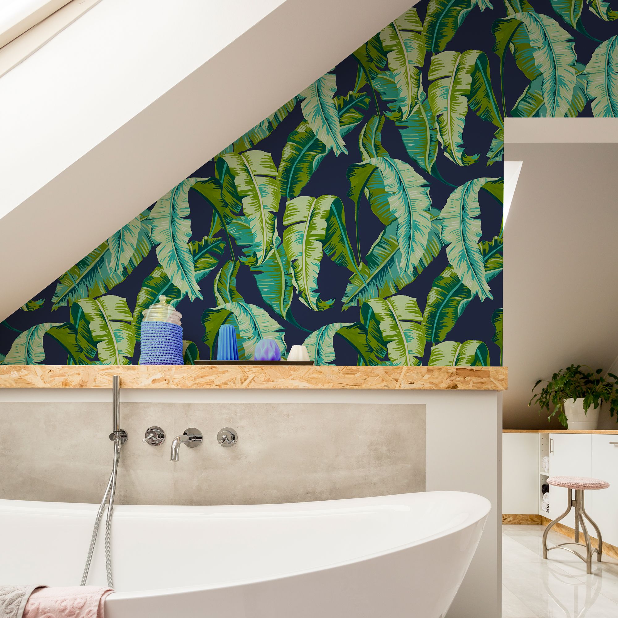 Contour Navy Palm leaves Smooth Wallpaper Sample
