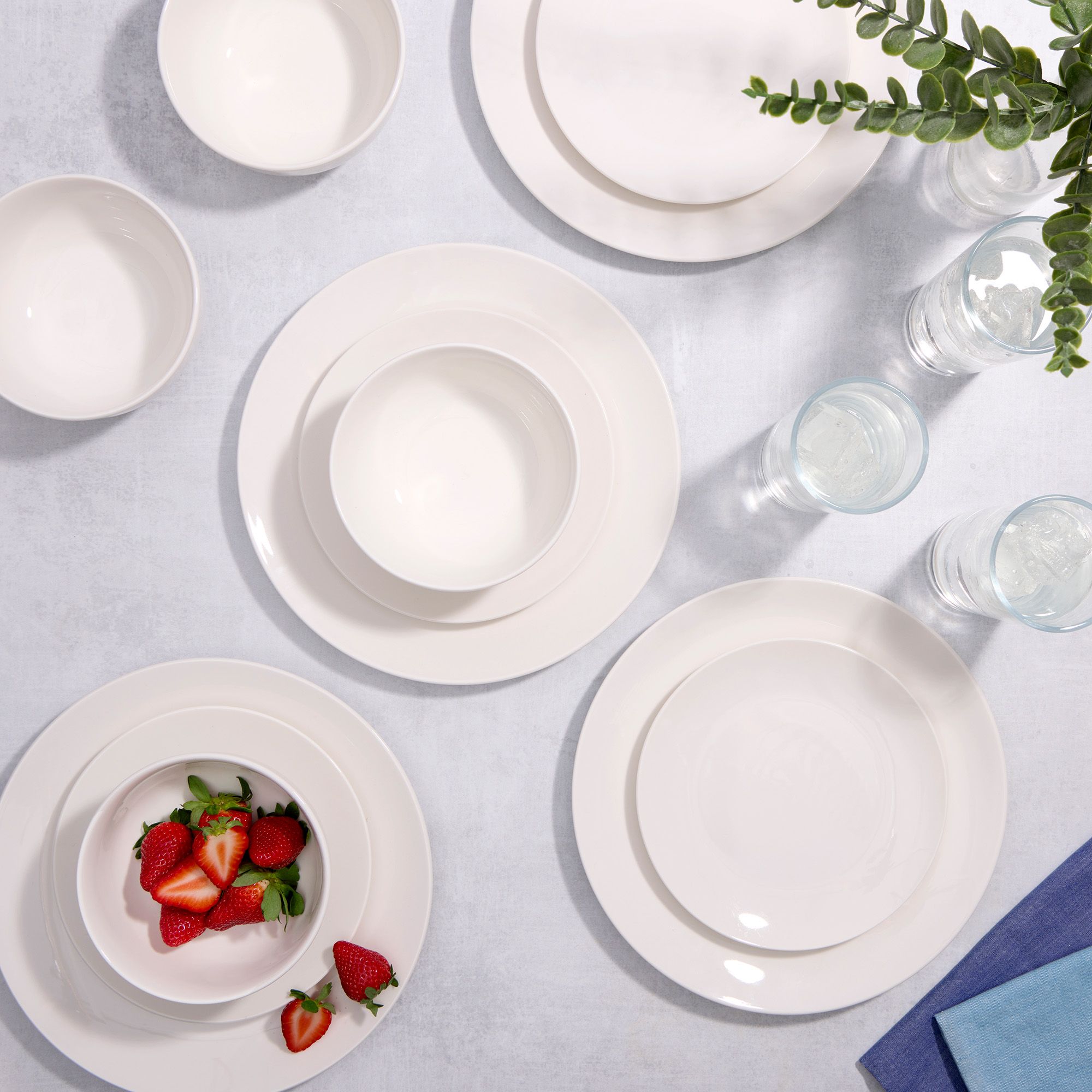 Cookshop Plain White Porcelain 12 piece Dinnerware set