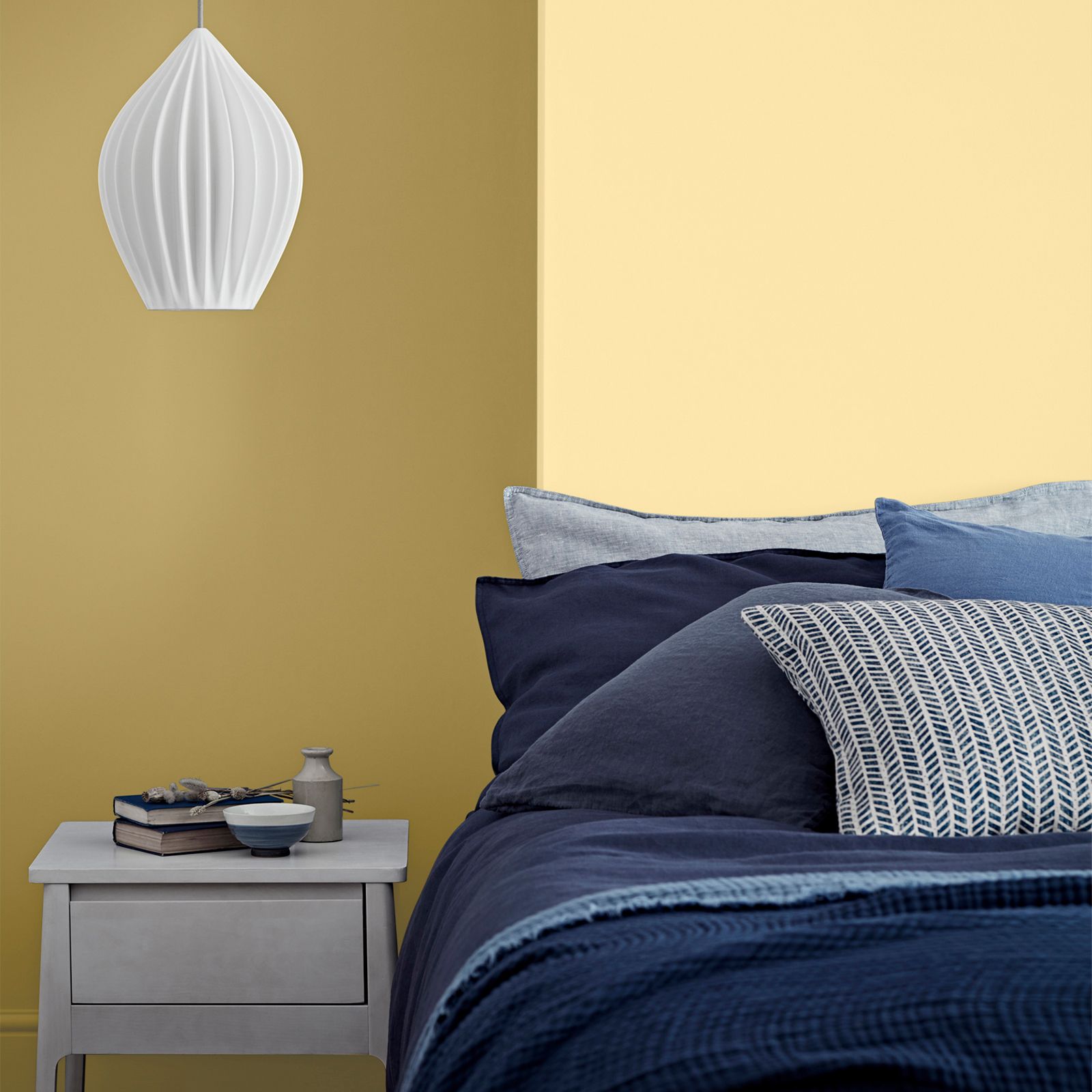 Crown Breatheasy Sunrise Mid sheen Wall & ceiling Emulsion paint, 2.5L