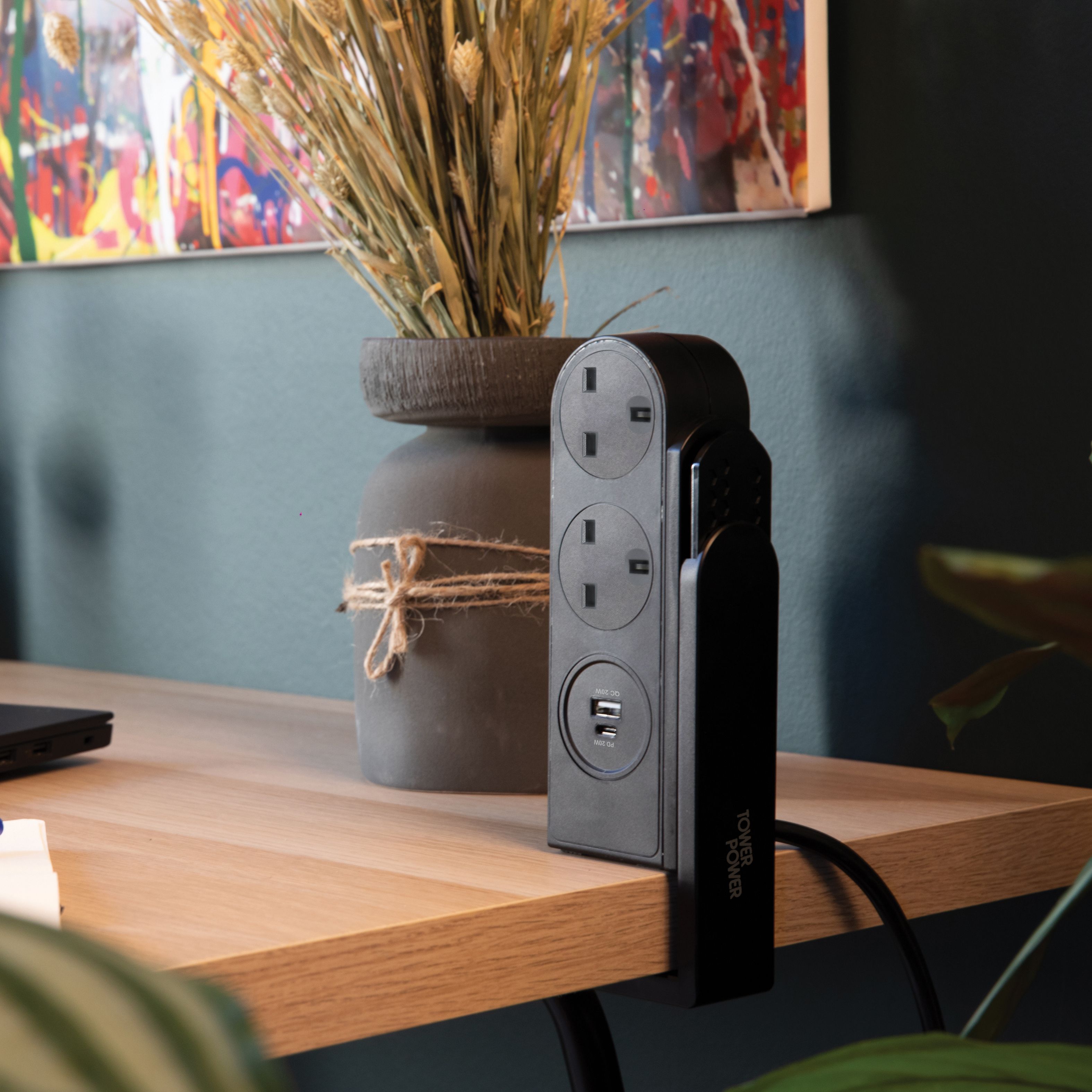 Deta Black 13A 2 socket Travel extension lead with USB, 1.5m