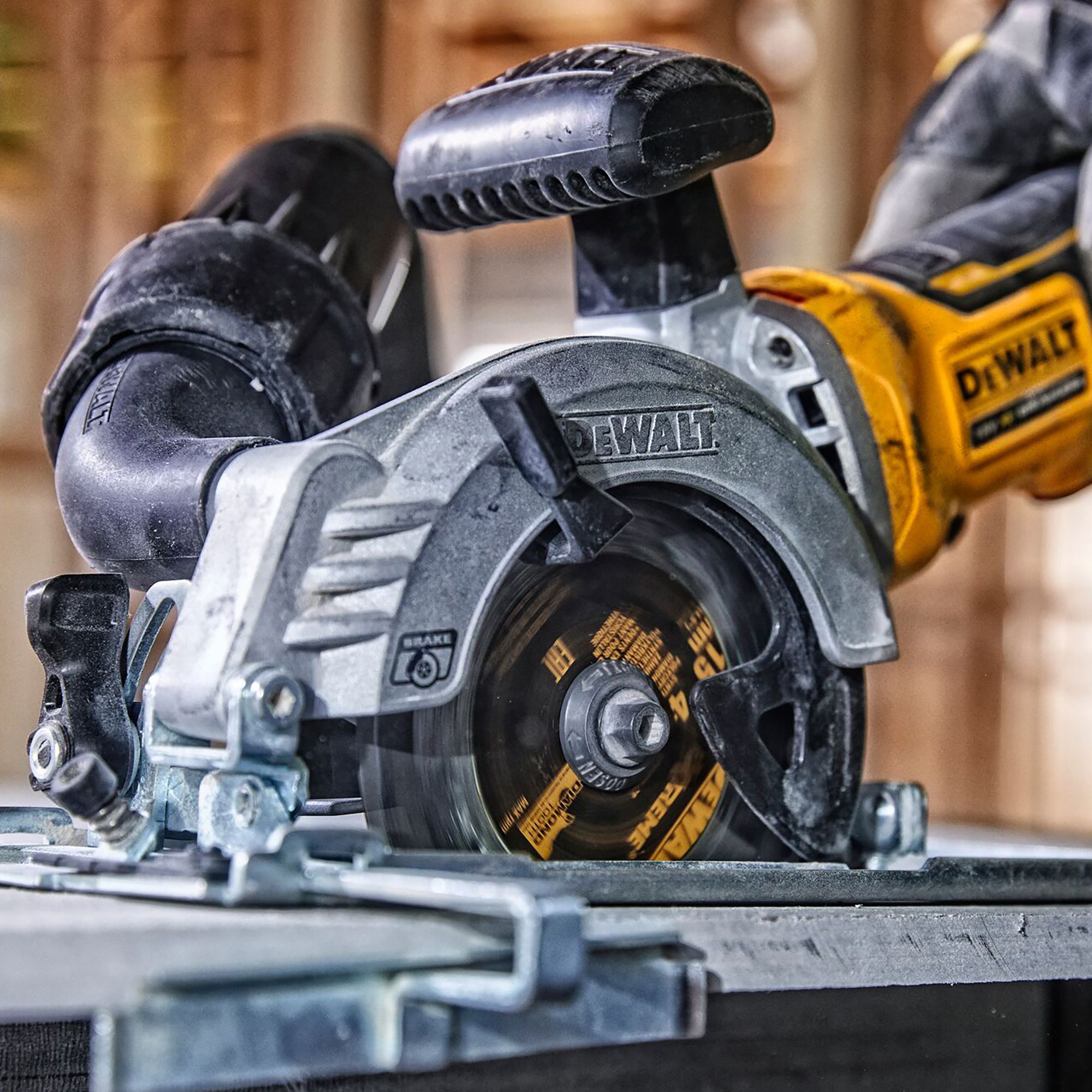 B and q dewalt circular saw store