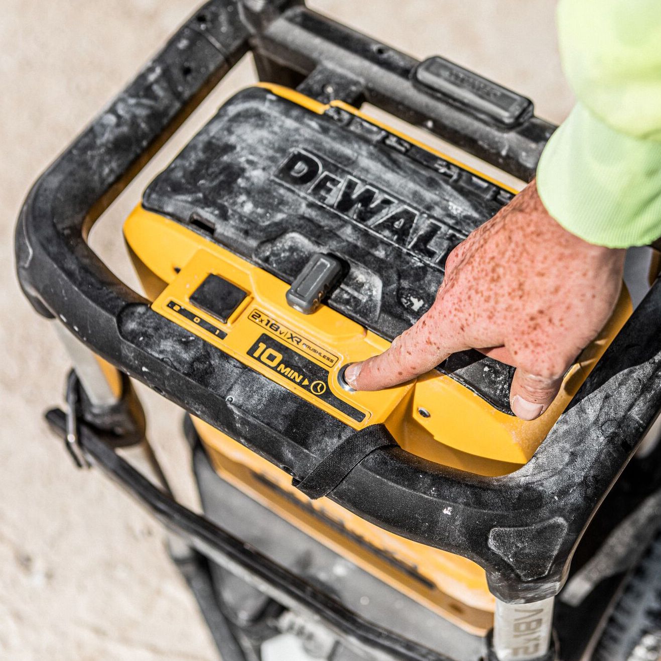 DeWalt DCMPW1600N-XJ Cordless 18V Pressure washer