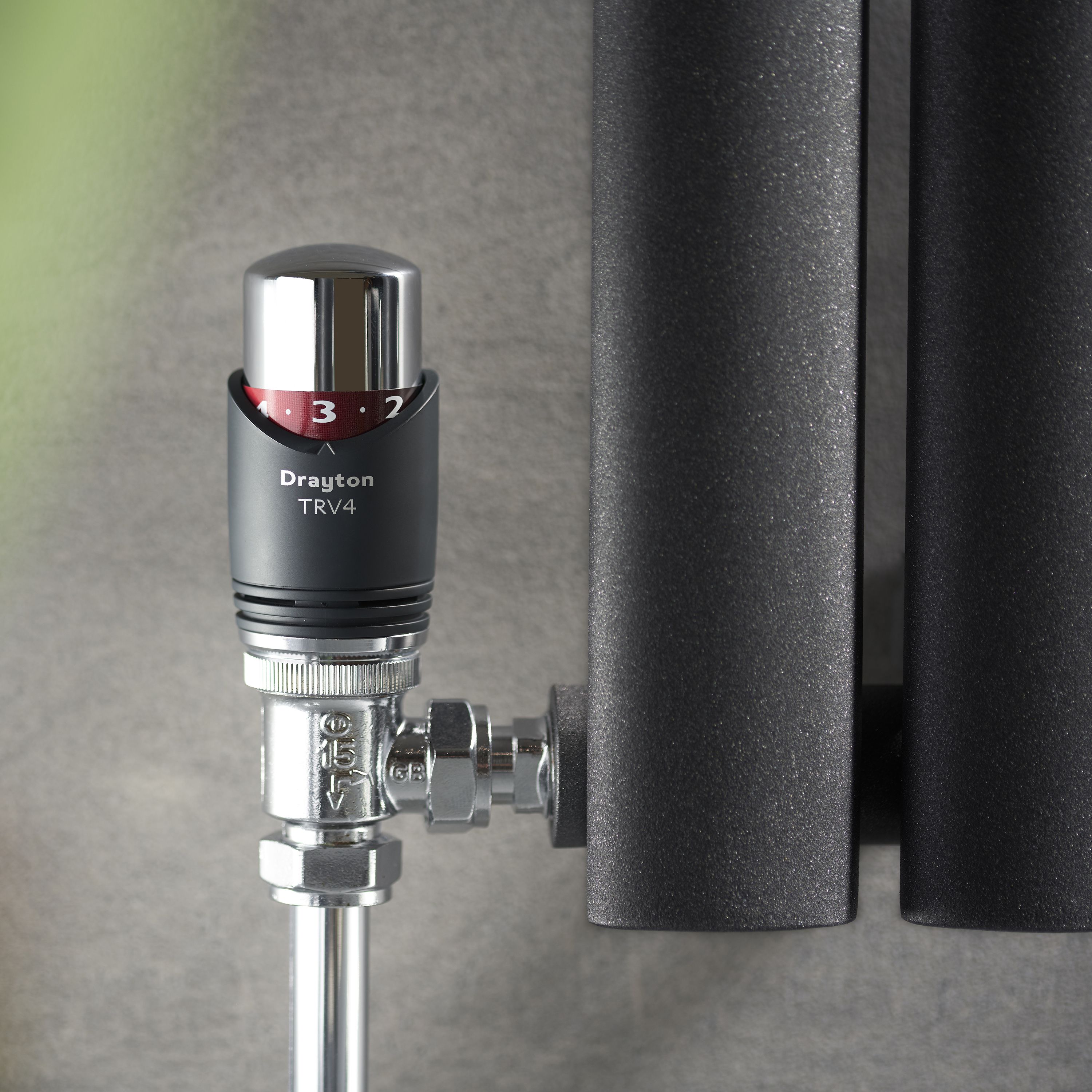 Drayton 07 05 211 Anthracite/chrome Straight Radiator valve ...