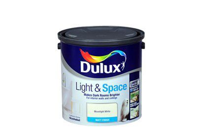 Dulux Light & space Moonlight white Flat matt Emulsion paint, 2.5L ...