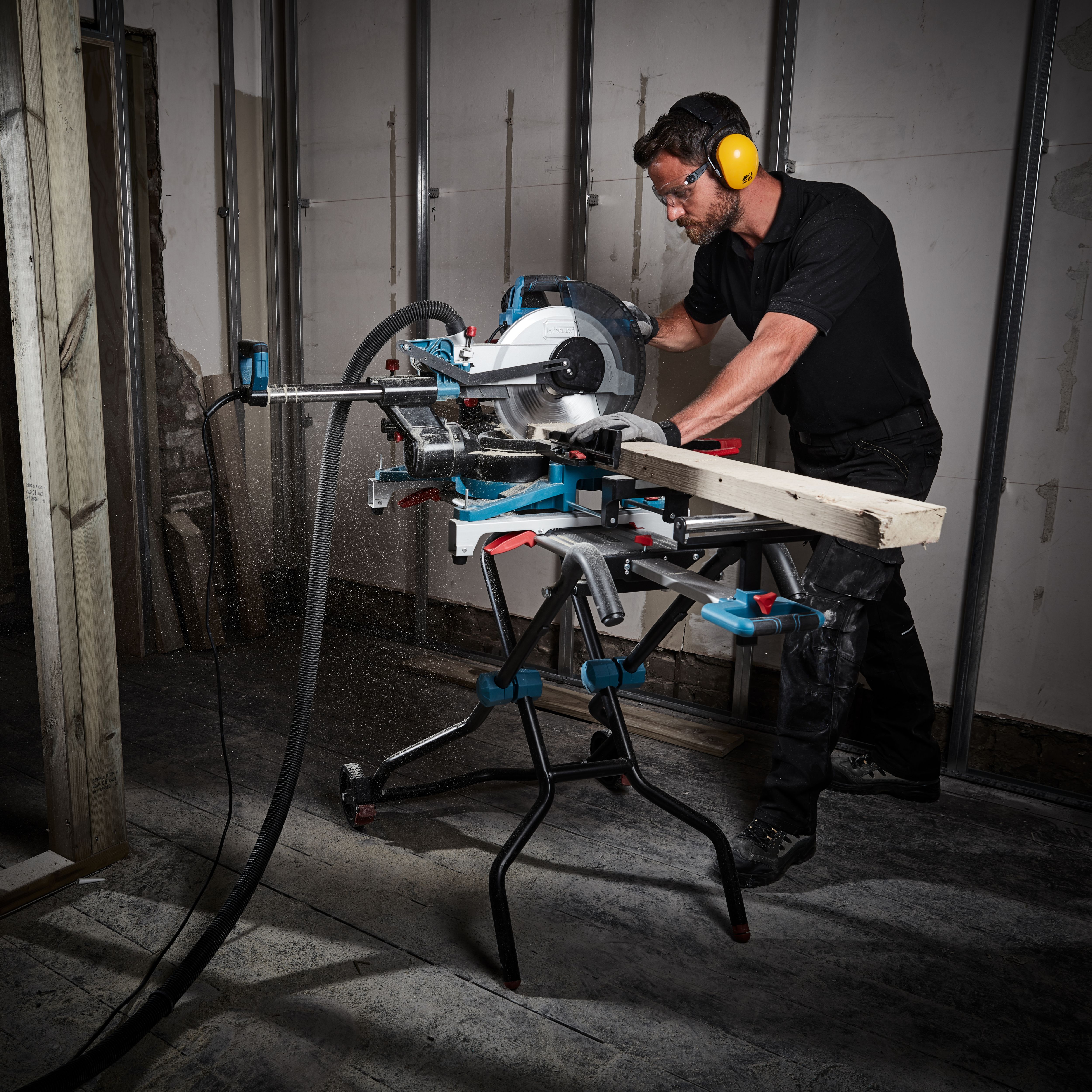 Erbauer 1800W 220-240V 305mm Corded Sliding mitre saw EMIS305S