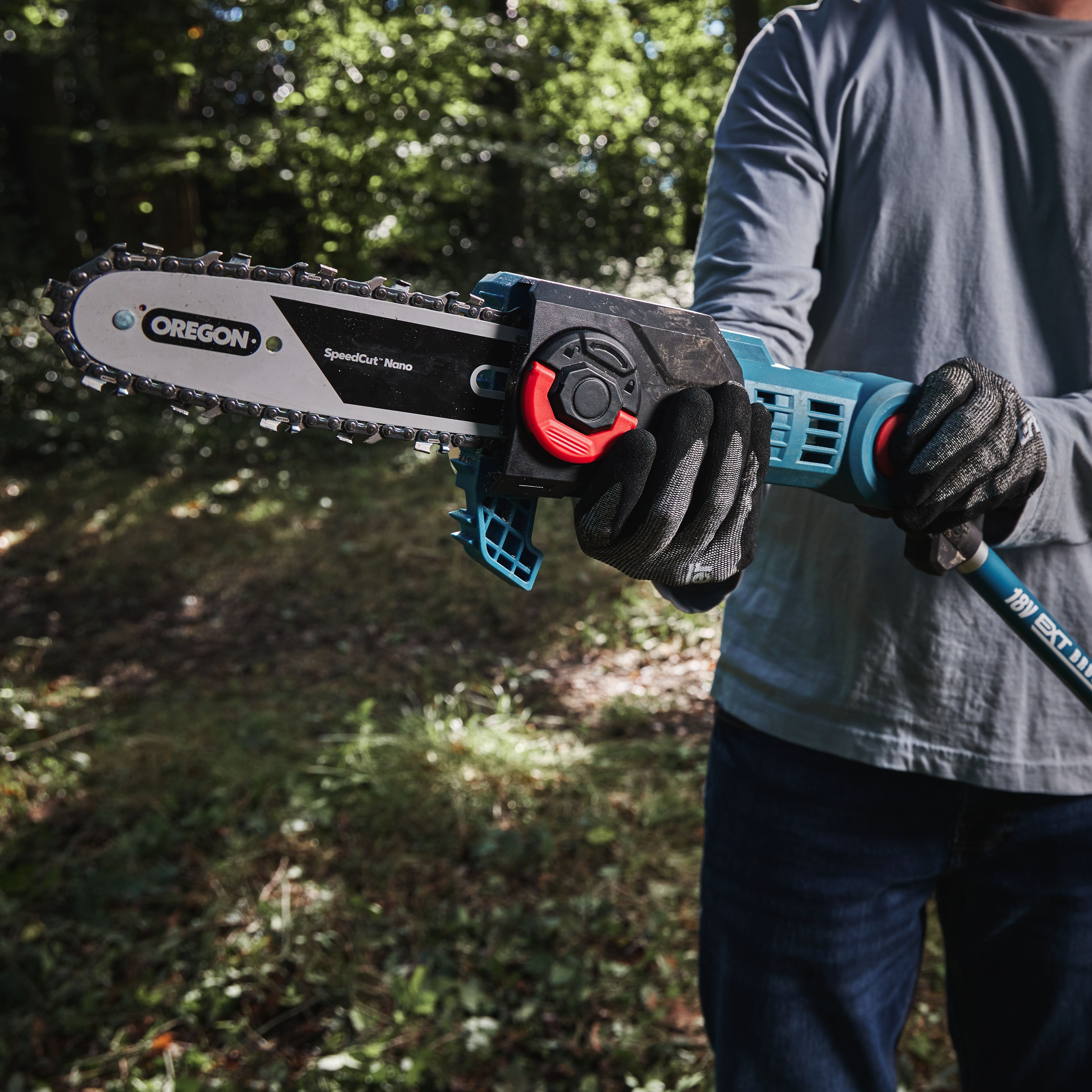 Erbauer 220-240V Cordless Pole saw ERI1020PLS