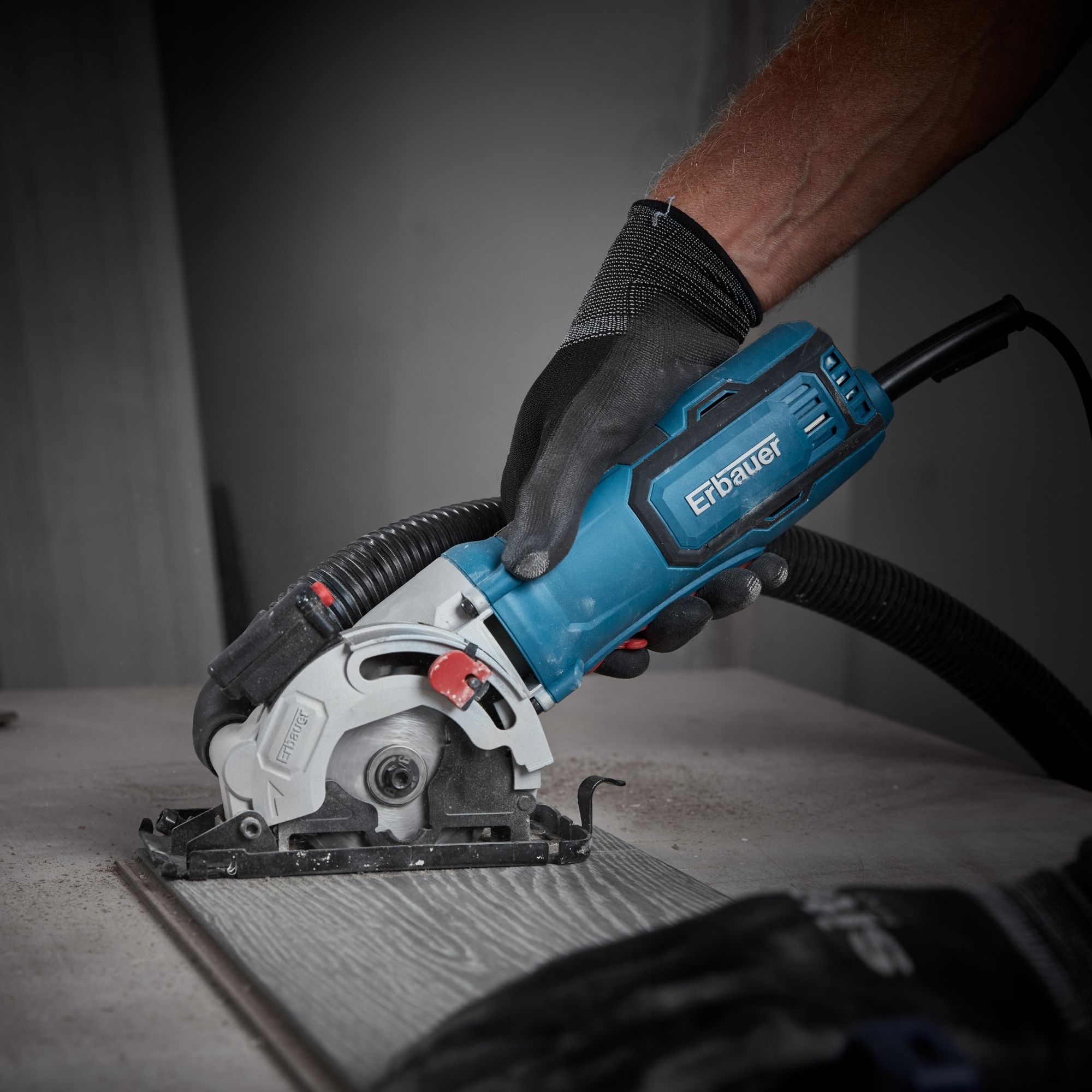 Erbauer 650W 220 240V 85mm Corded Mini saw EMCS650