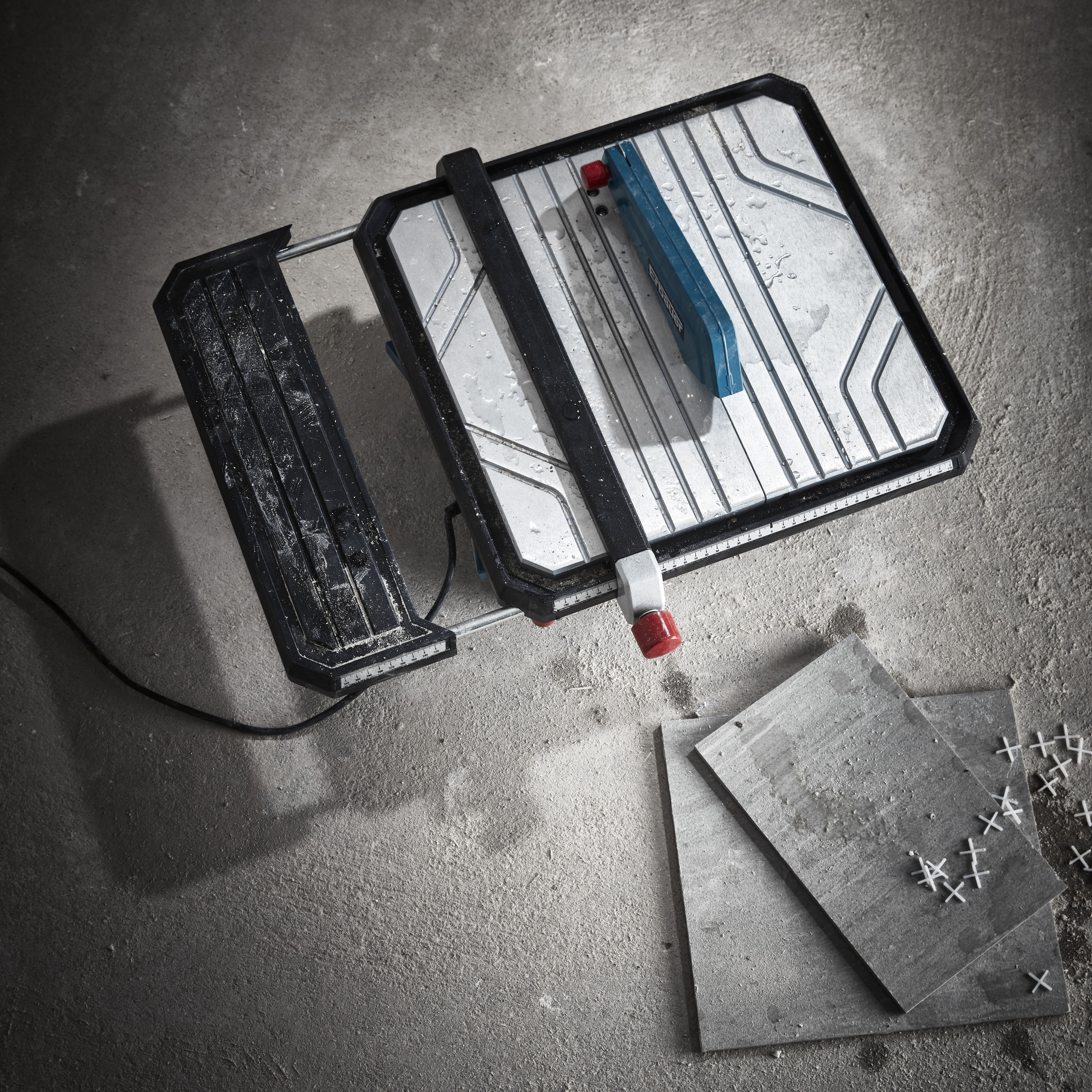 Erbauer 750W 220-240V Corded Tile cutter ERB337TCB