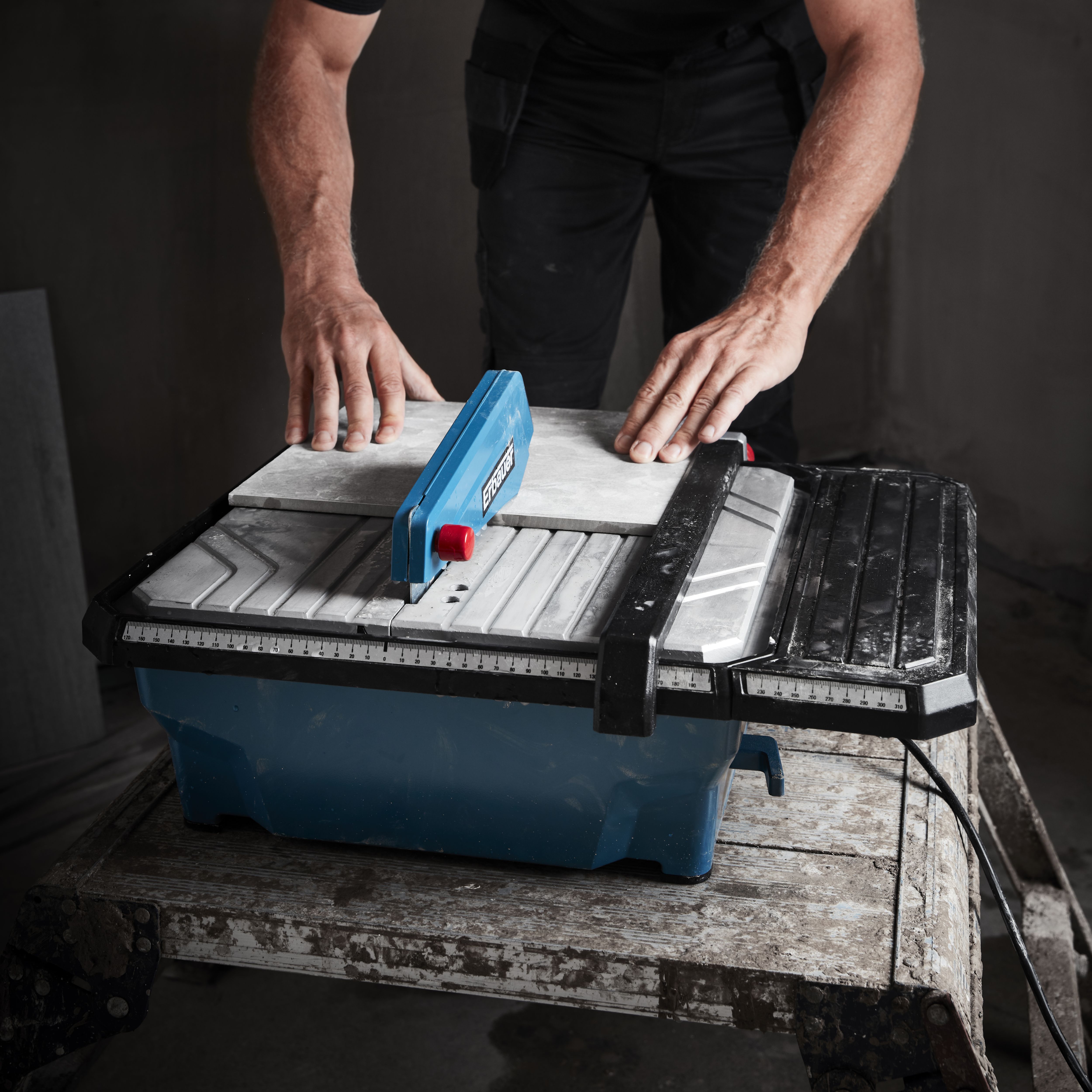 Erbauer 750W 90 600V Corded Tile cutter TC180VI