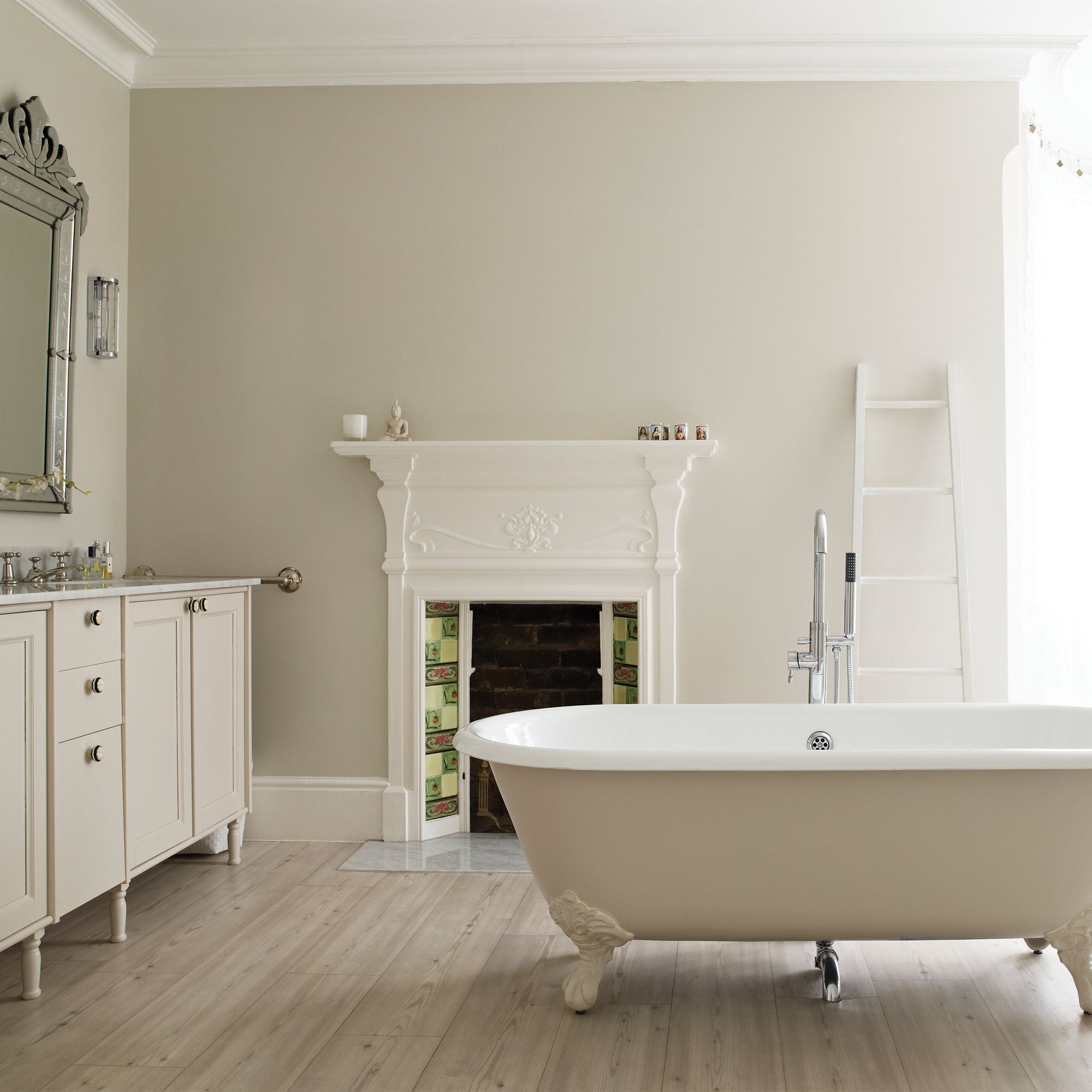 Farrow & Ball Elephants Breath No.229 Flat eggshell Topcoat Paint, 750ml Tin